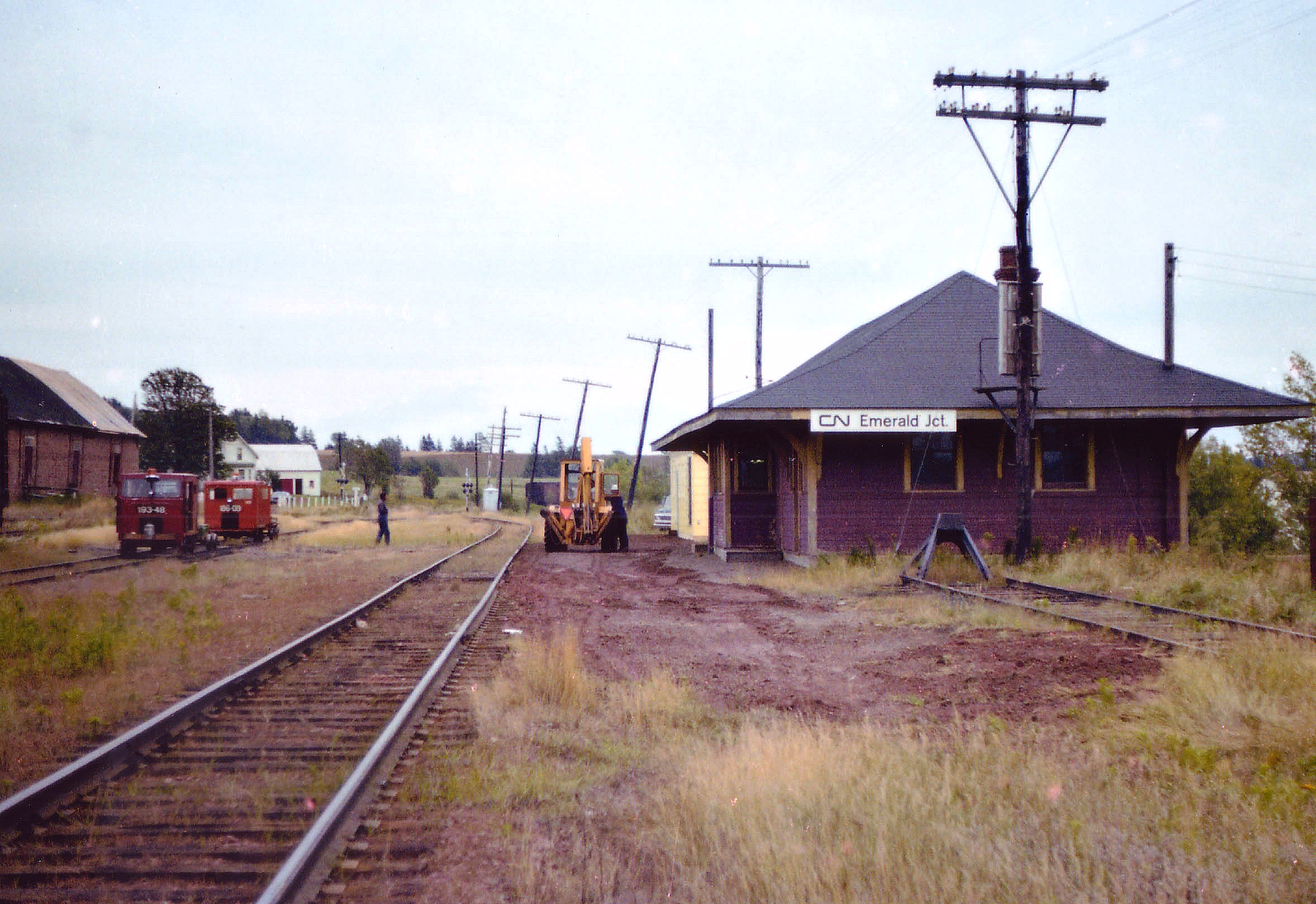 Railpictures.ca - A.W. Mooney Photo: Yes, it has been over 25 years ...
