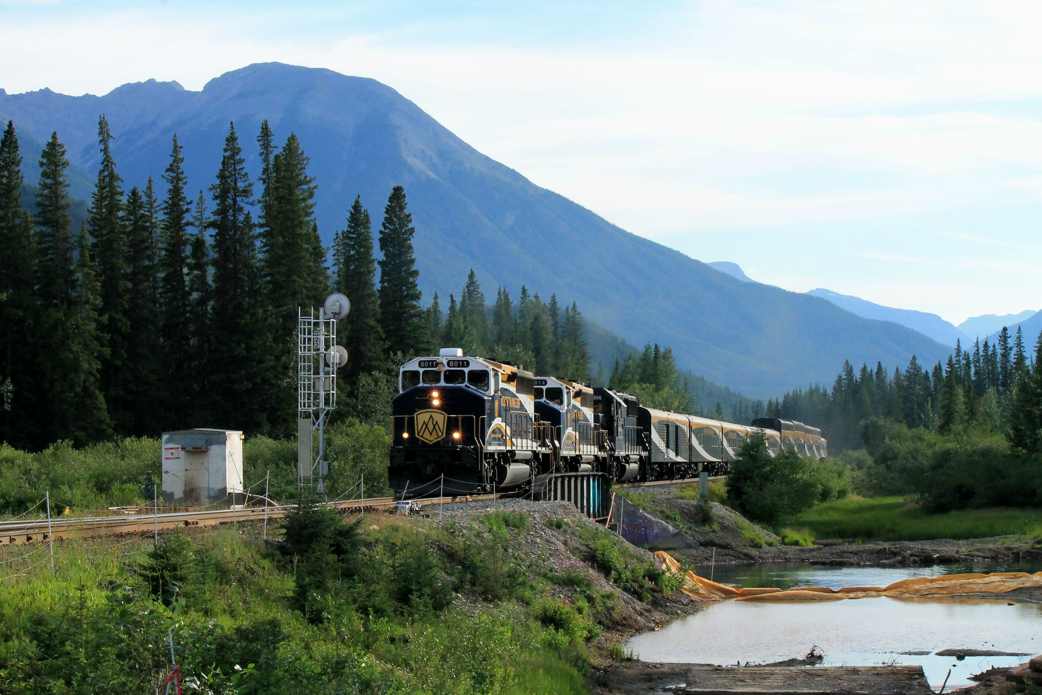 Railpictures.ca - Troy Melody Photo: Ex. CN GP40-2 8011 now under the ...