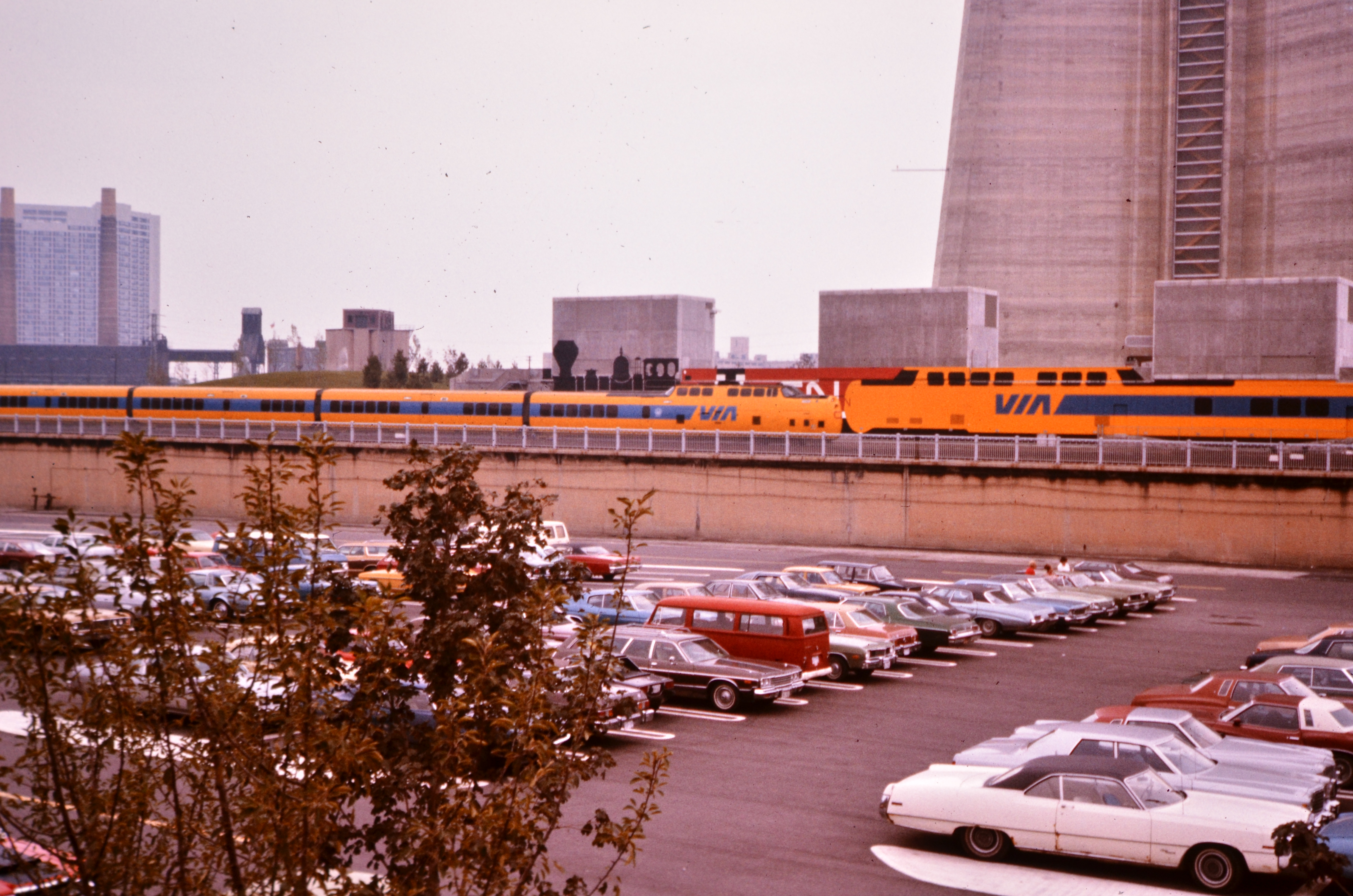 Railpictures.ca - Paul O'Shell Photo: Art is imitating life as a VIA ...