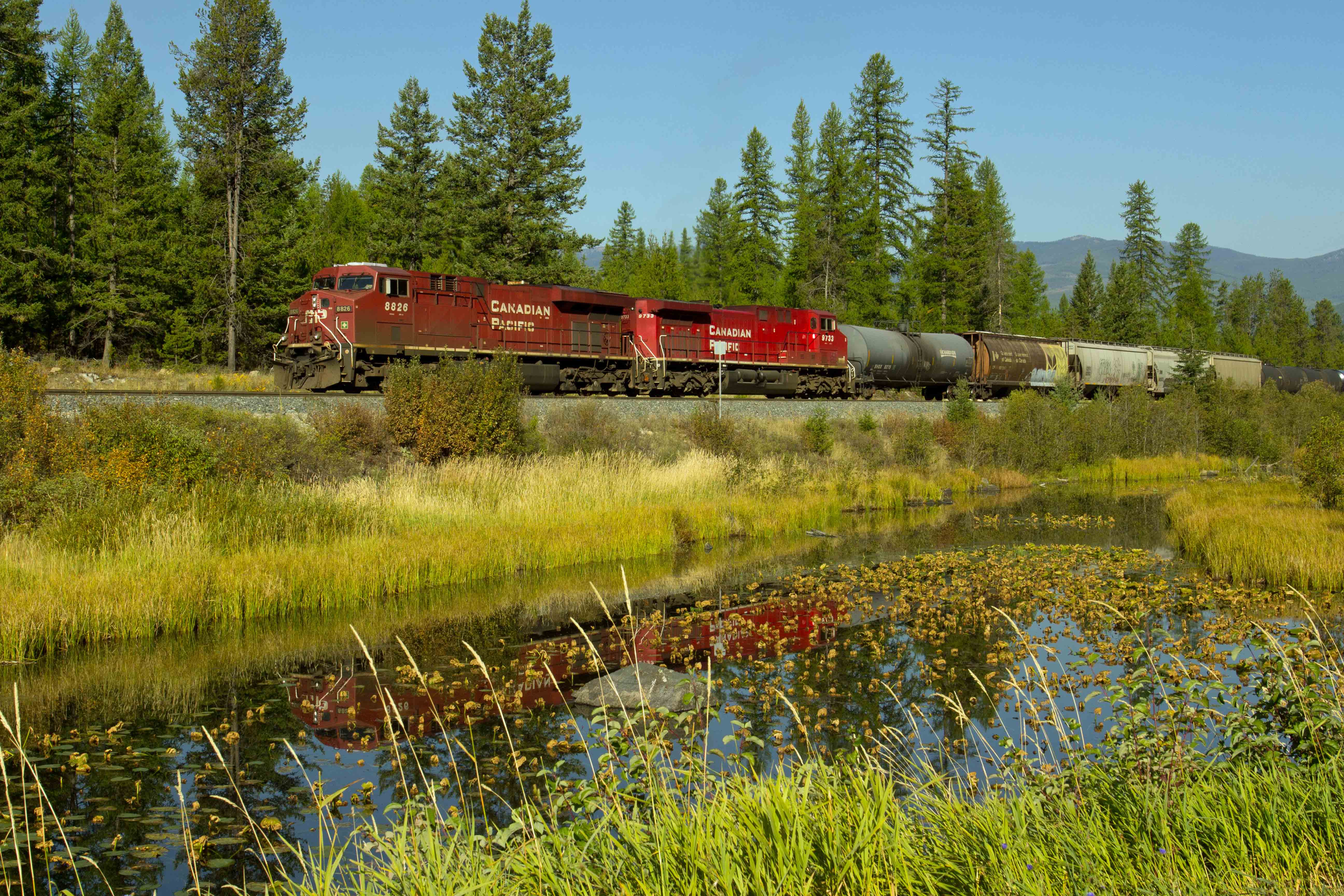 Railpictures.ca - dalewk1 Photo: Southbound C.P.R. mixed freight midway ...