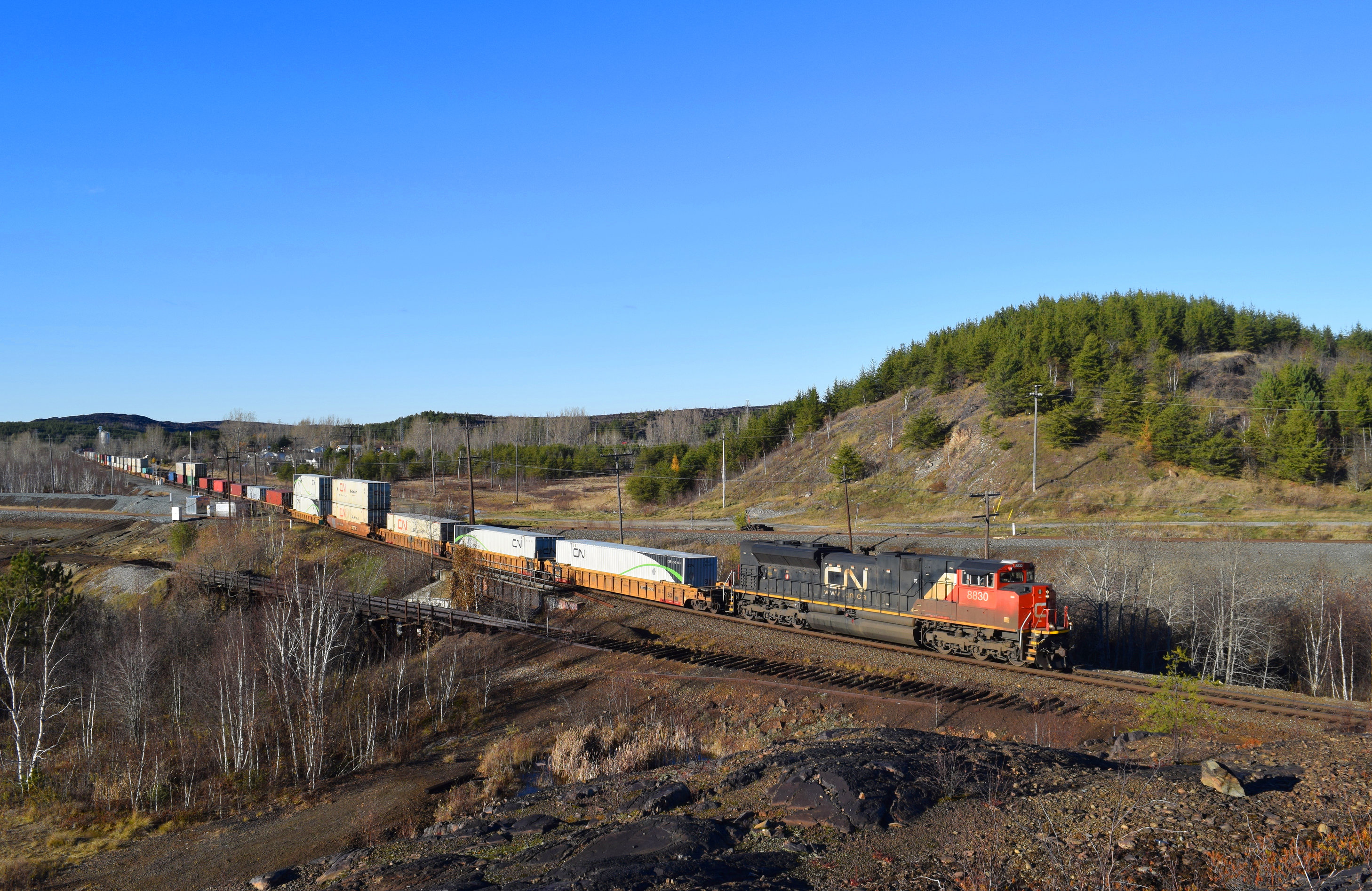 Railpictures.ca - Canadian Railroader Photo: SD70M-2 8830 leads train ...