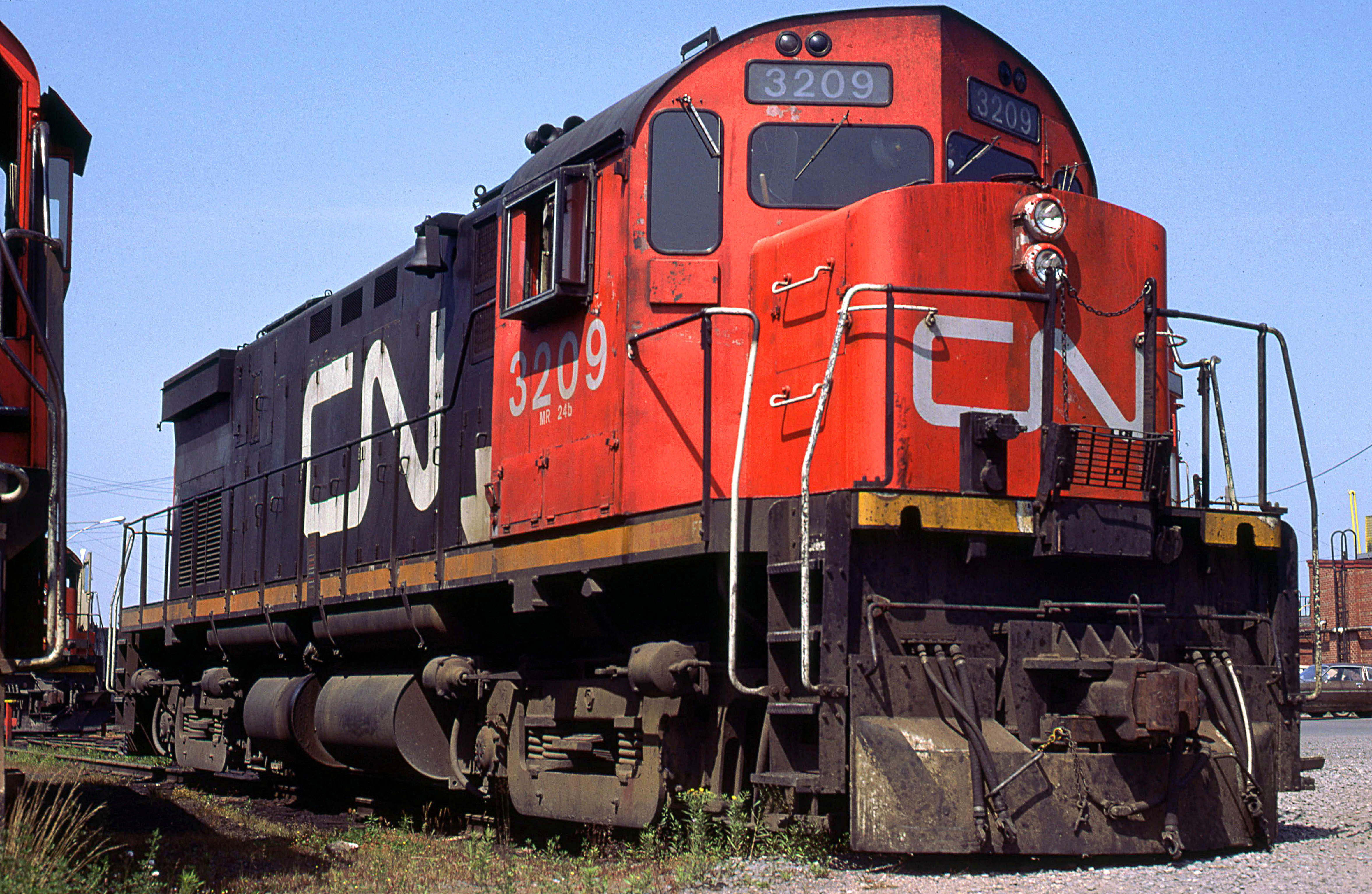 Railpictures.ca - Steve Young Photo: Toward the end of summer in 1980 ...