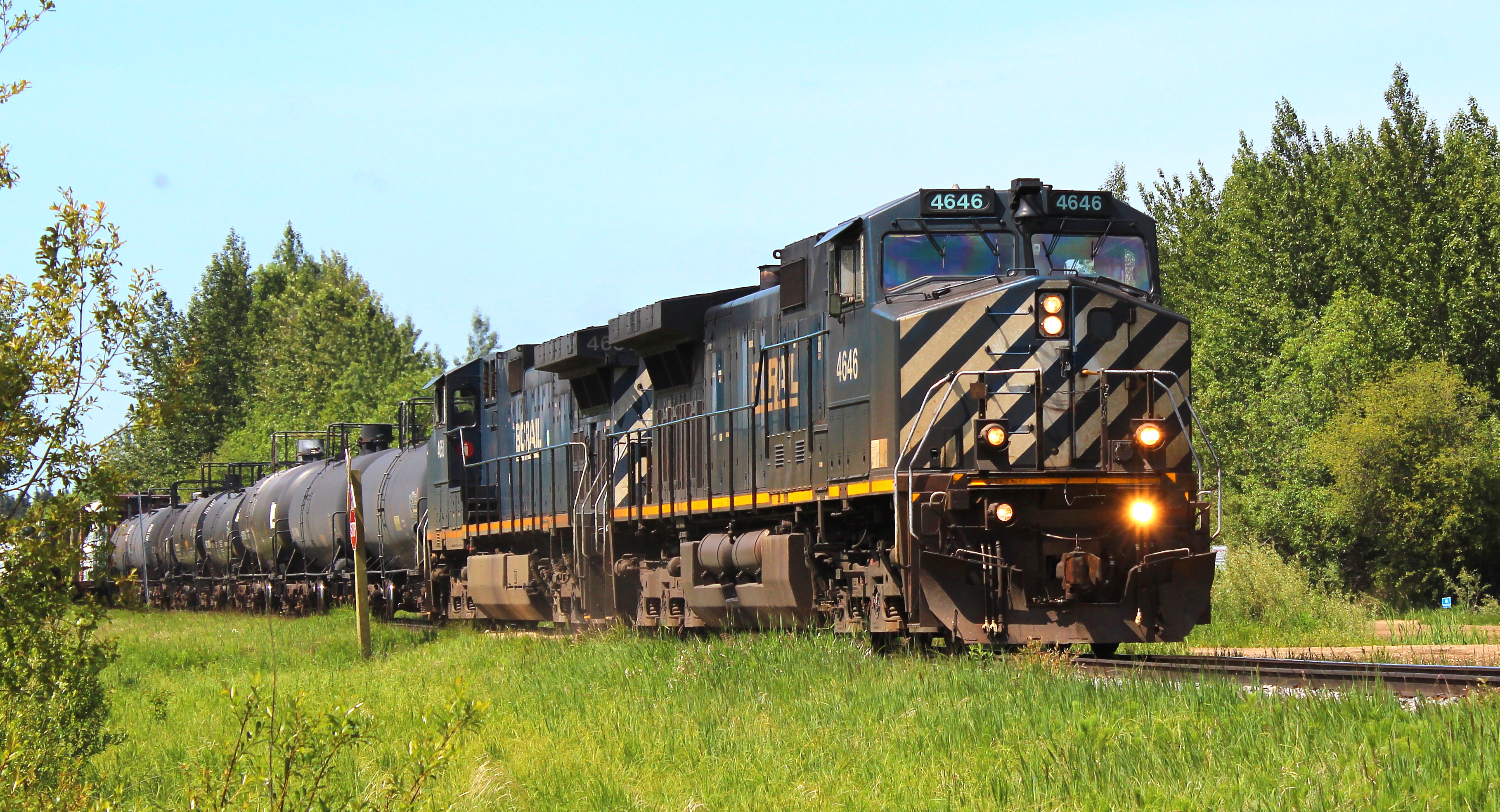 Railpictures.ca - R.K. Photo: BCOL 4646, BCOL 4651 head East towards ...