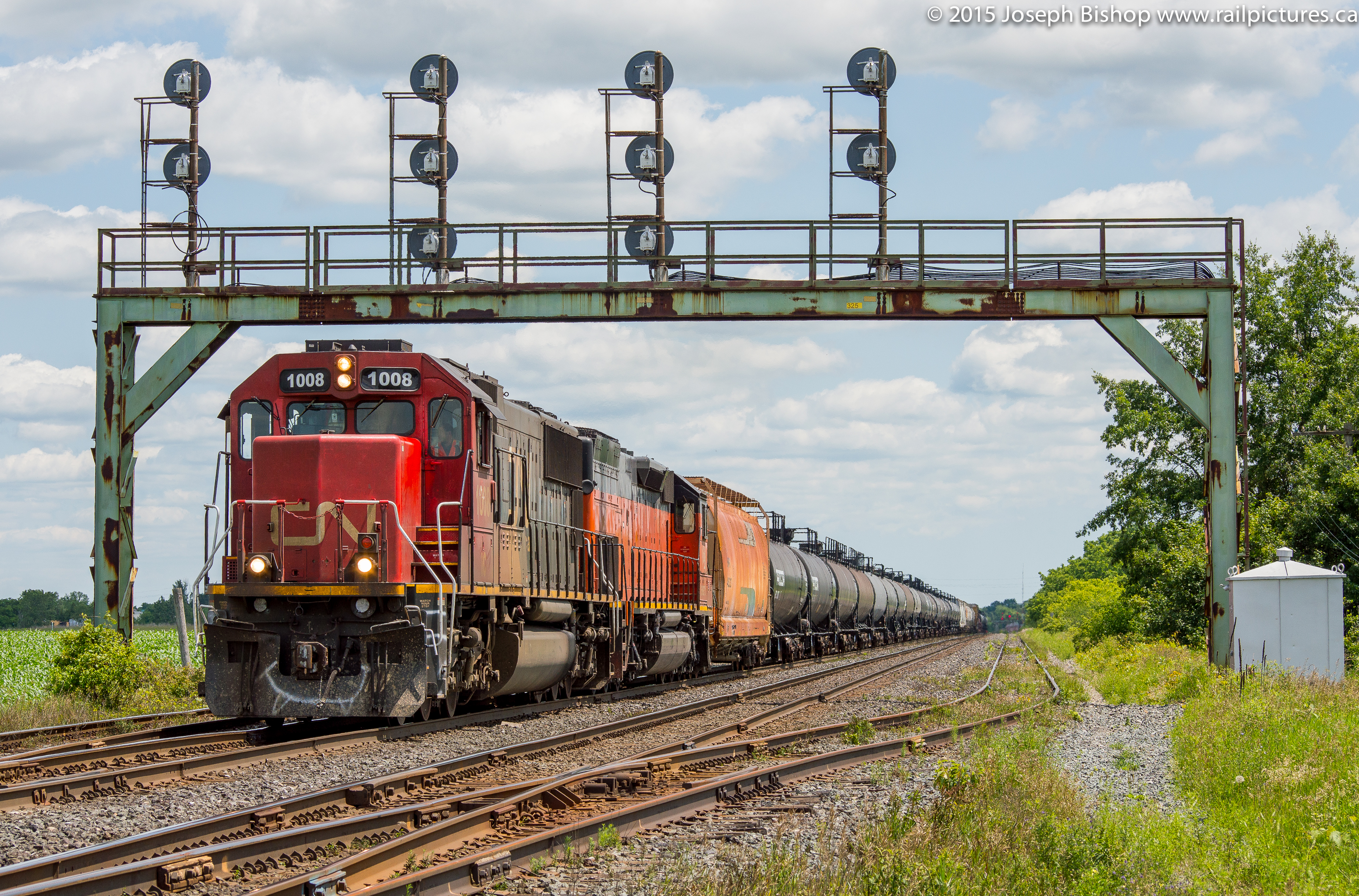 Railpictures.ca - Joseph Bishop Photo: CN 331 throttles up as they ...