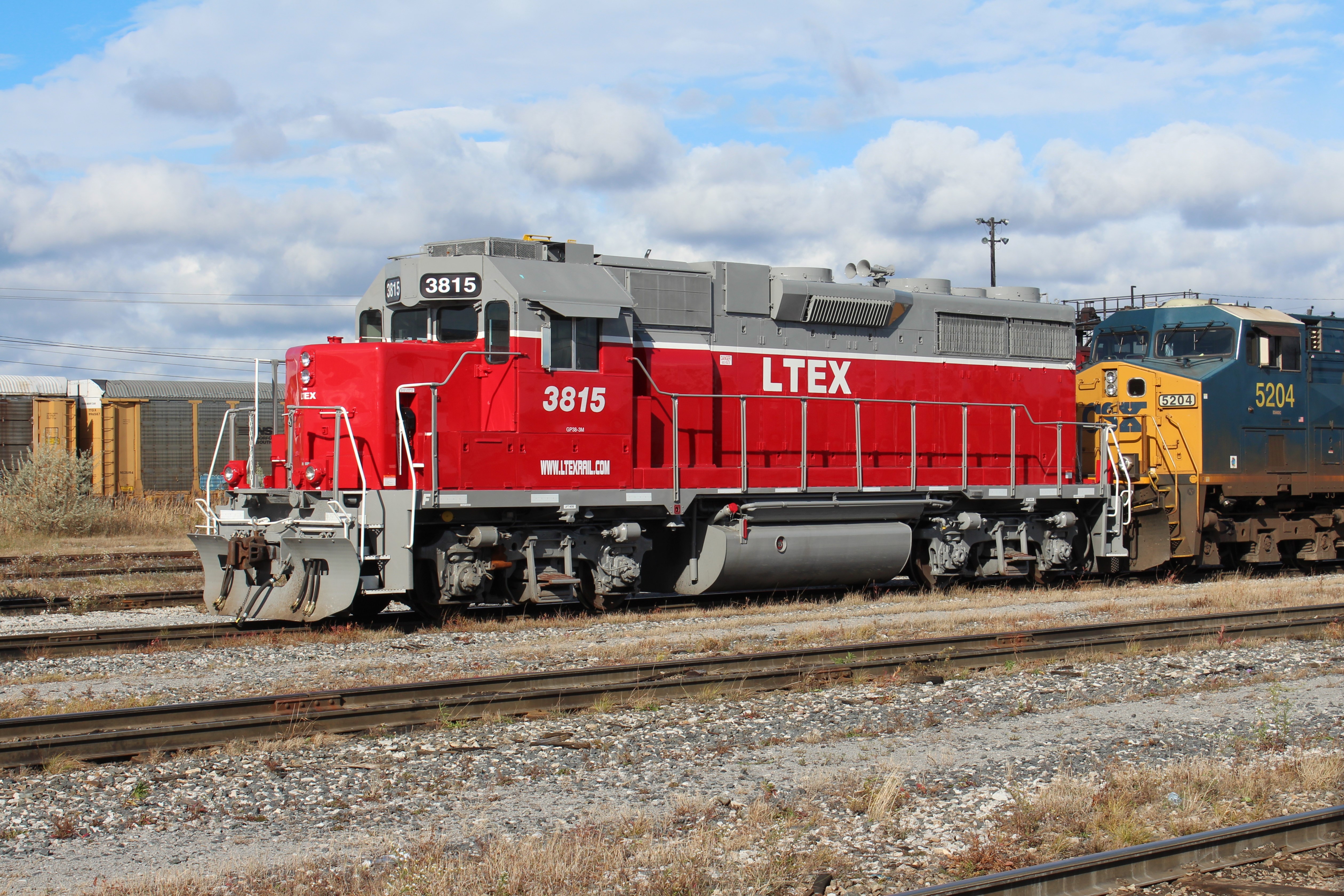Railpictures.ca - Paul Santos Photo: GP38-3M a rebuilt ex Santa Fe GP35 ...