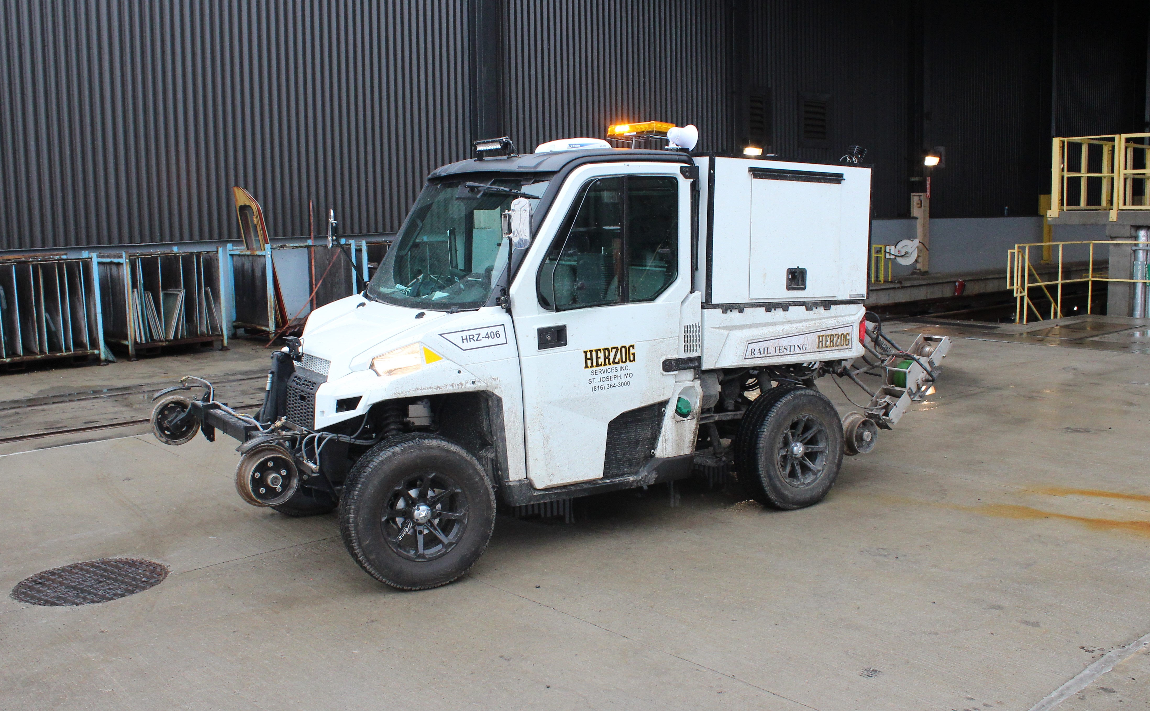 Railpictures.ca - Paul Santos Photo: Here’s a neat Polaris ATV equipped ...