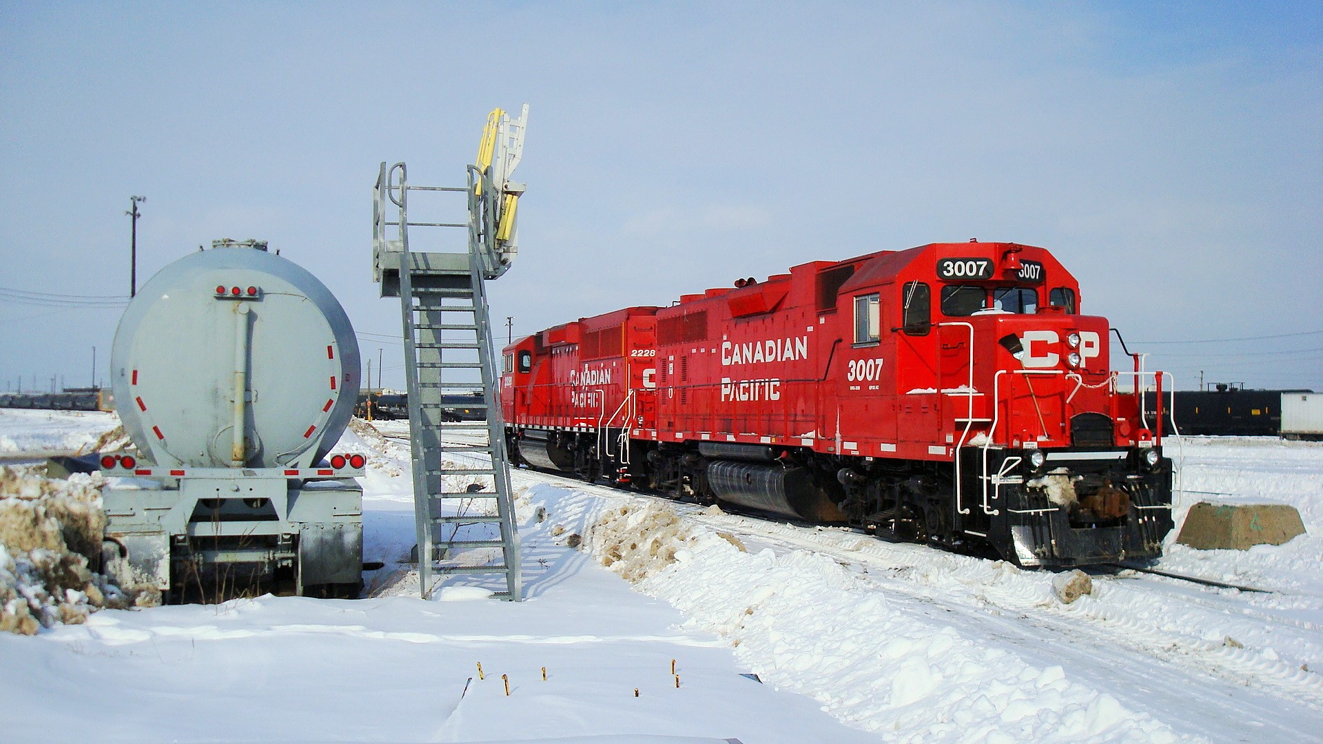 Railpictures.ca - Paul Santos Photo: On Valentine’s Day GP38AC 3007 and ...