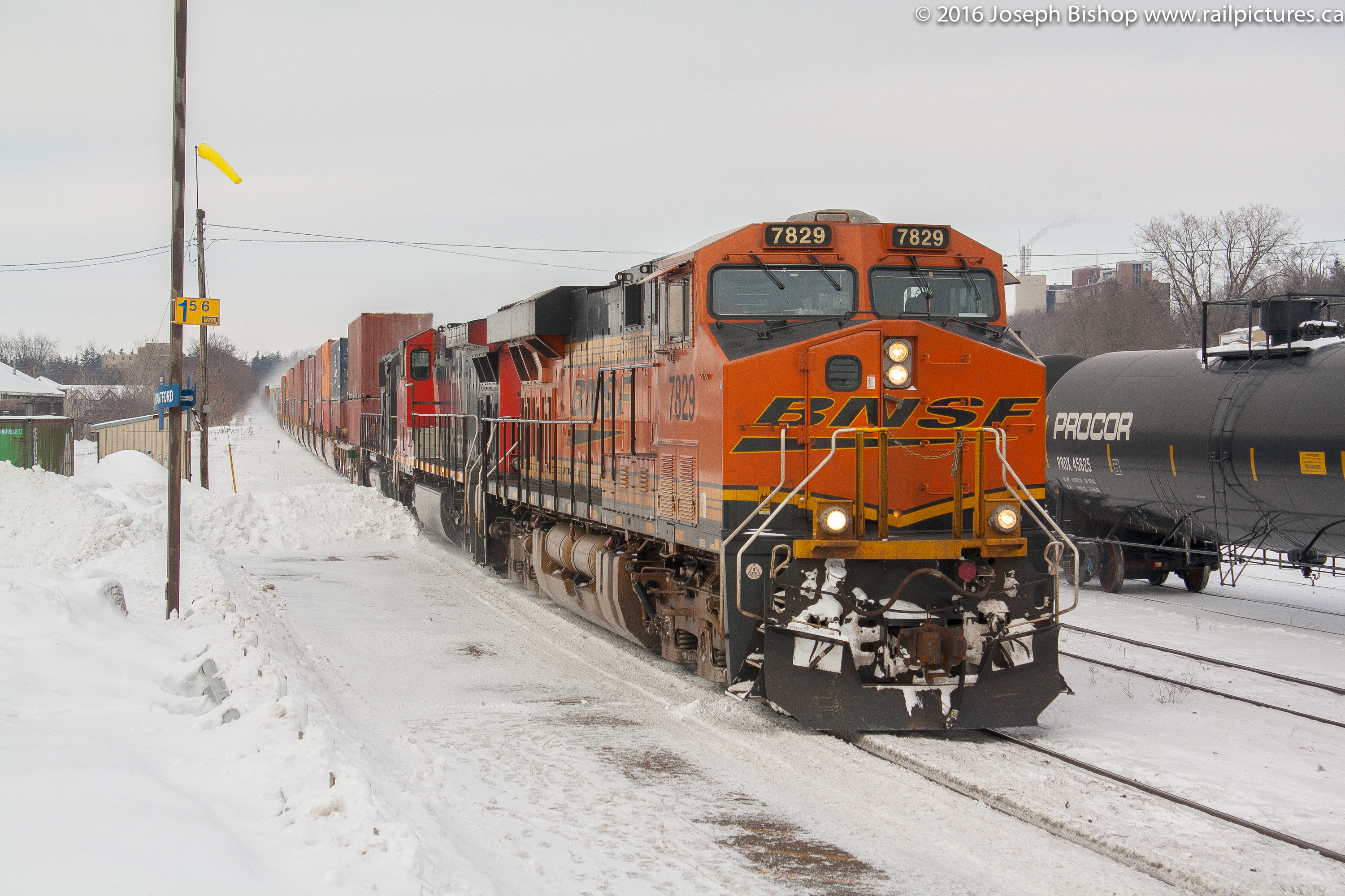 Railpictures.ca - Joseph Bishop Photo: CN 396 makes a late daylight ...