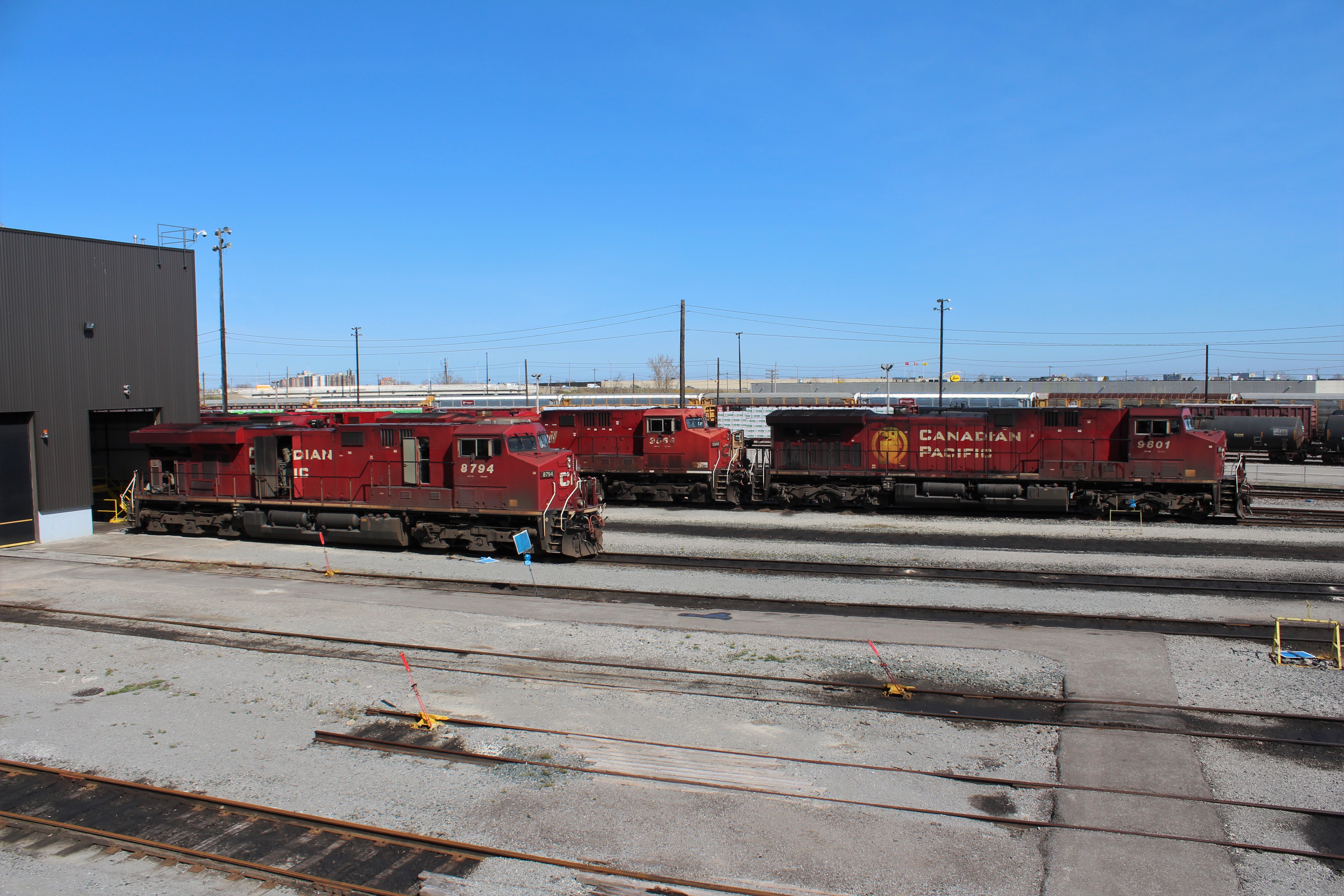 Railpictures.ca - Paul Santos Photo: A pair of GE’s are shopped for ...