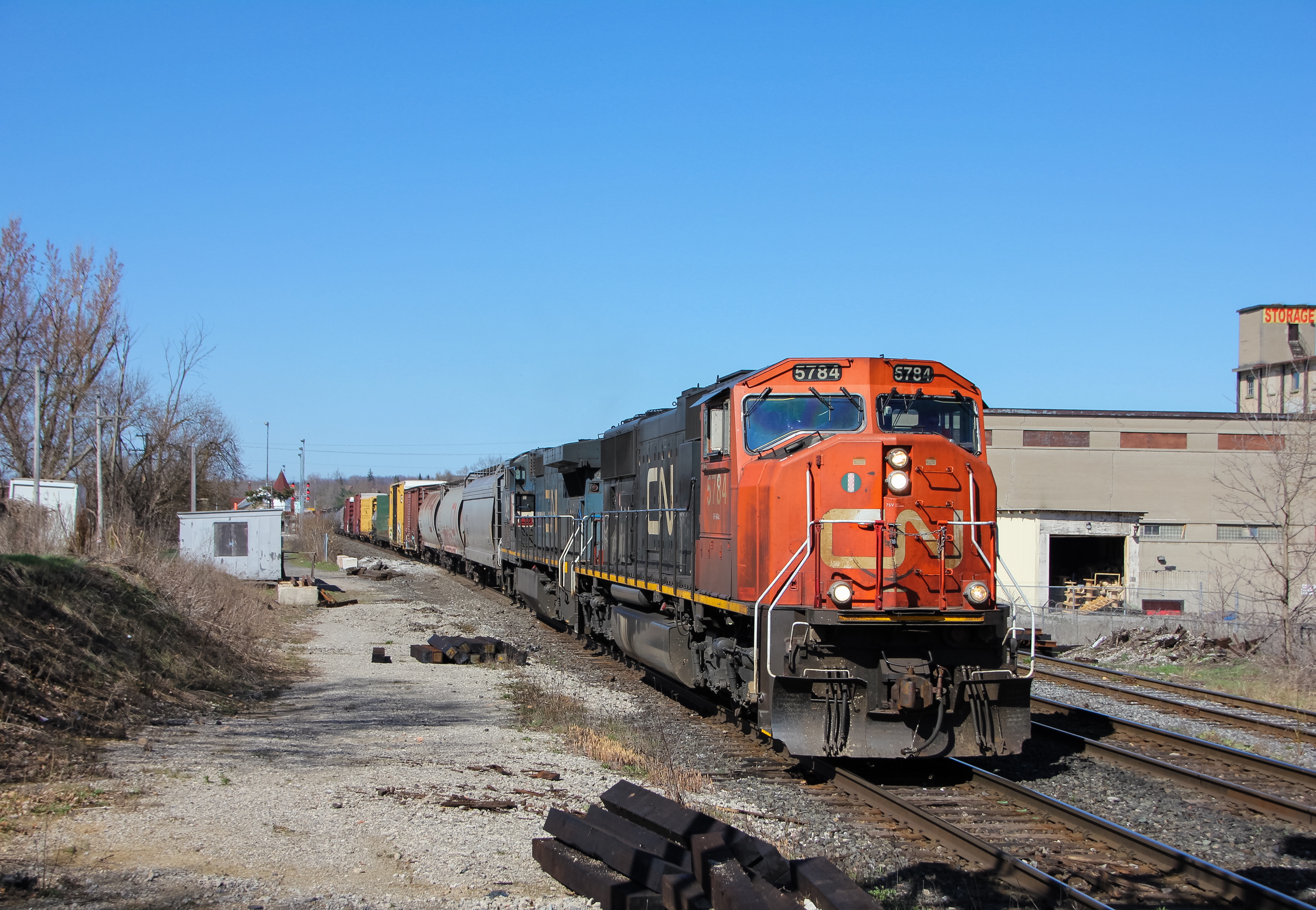 Railpictures.ca - frmn2001 Photo: I guess this could be considered a ...