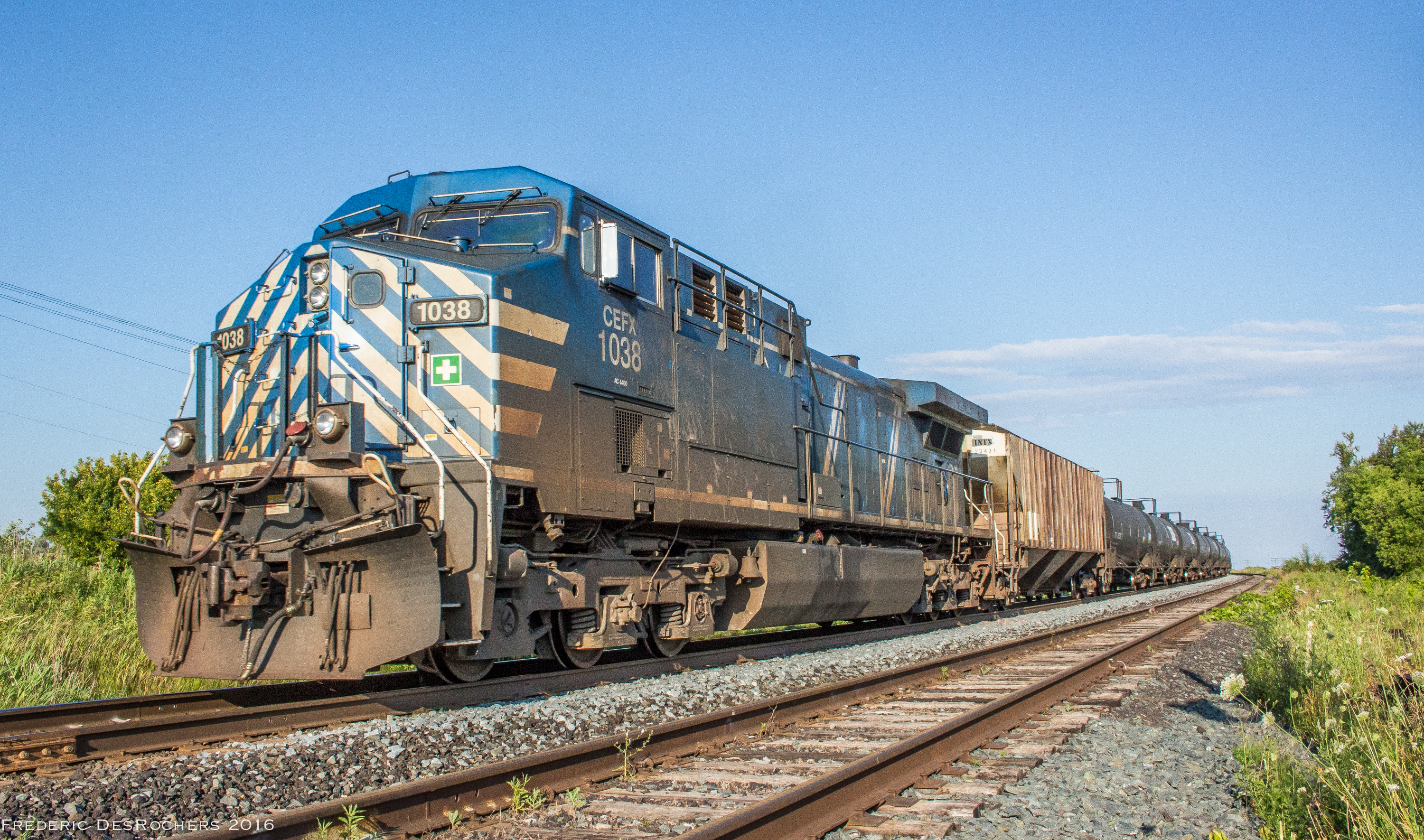 Railpictures.ca - Frederic DesRochers Photo: On a beautiful summer ...