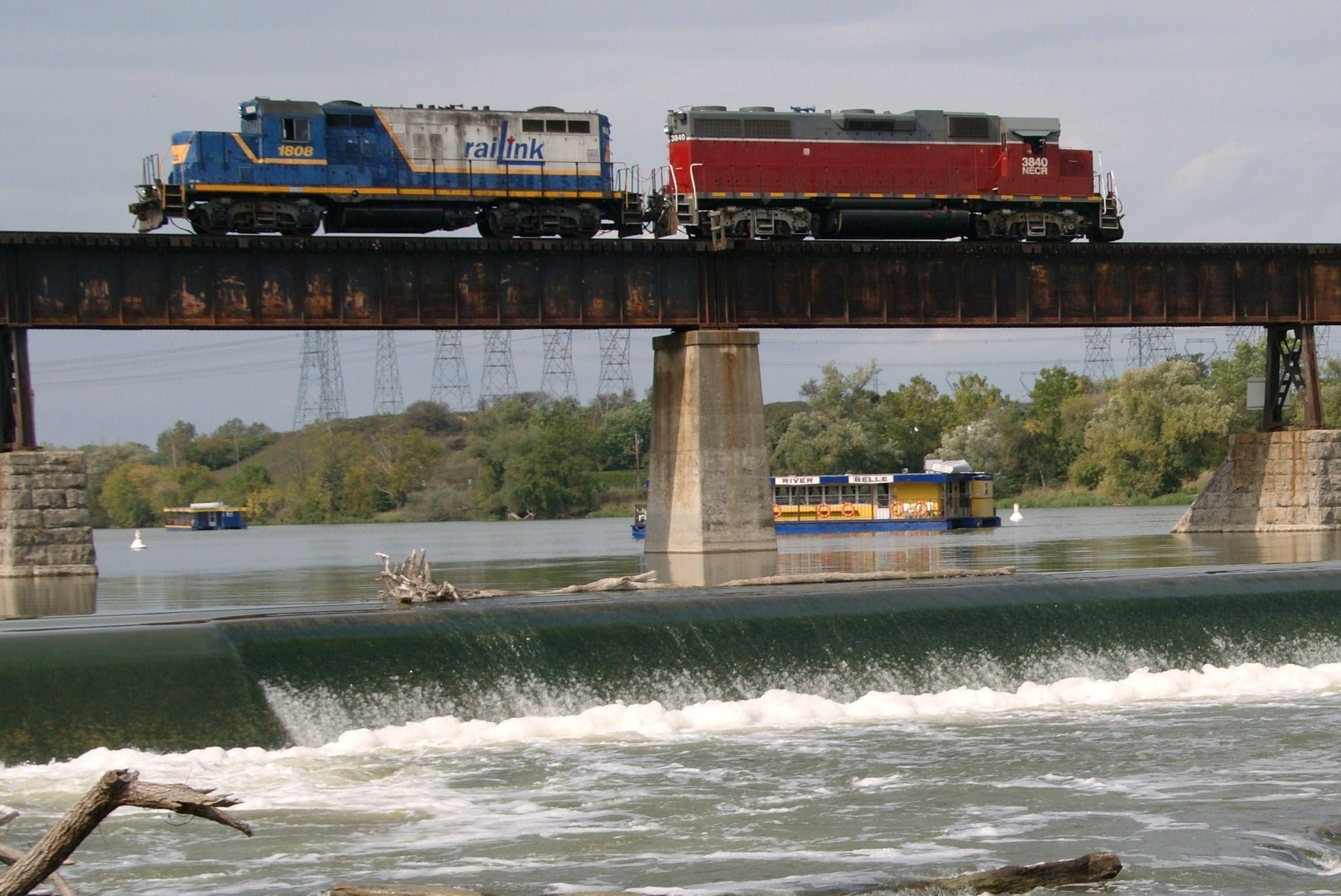 Railpictures.ca - Glenn Cherry Photo: Differing modes of transportation ...