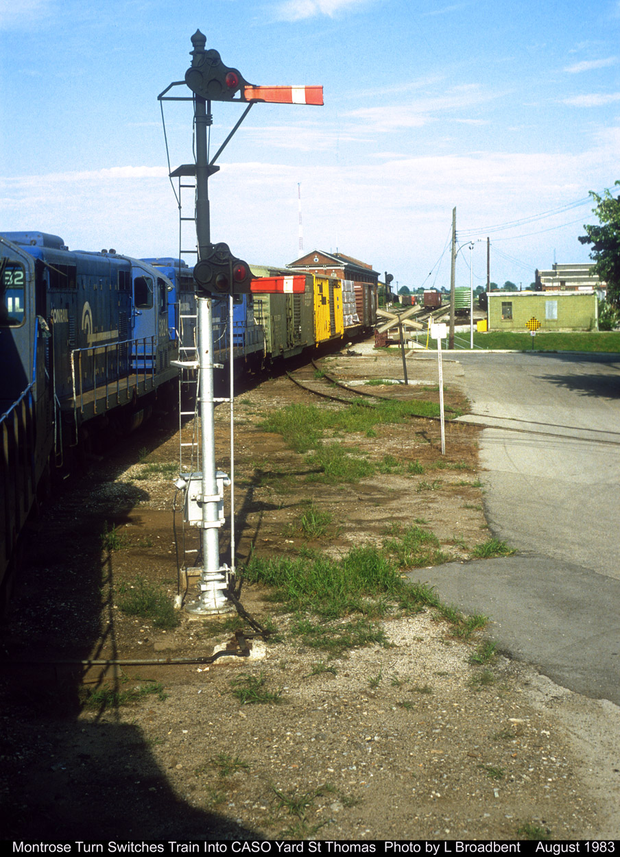 Railpictures.ca - Larry Broadbent Photo: The Montrose Turn switches it ...