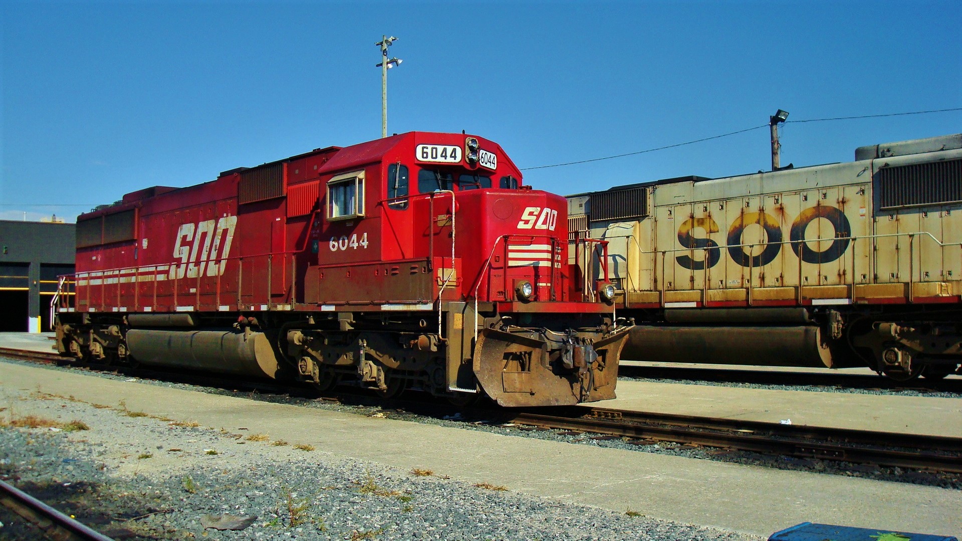 Railpictures.ca - Paul Santos Photo: Red SOO SD60 is parked outside of ...