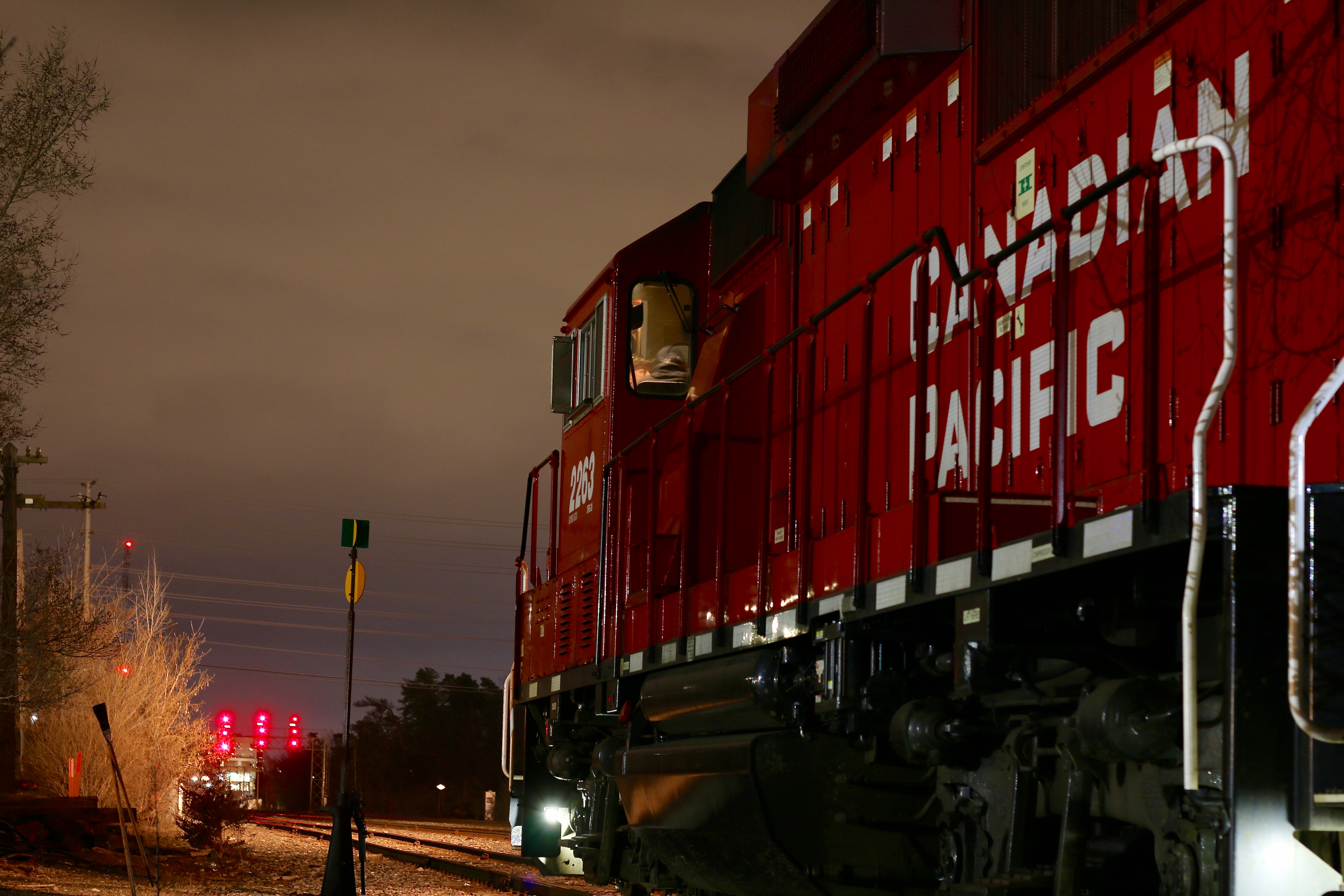 Railpictures.ca - Marcus W Stevens Photo: The headlight of CP ECO GP20 ...