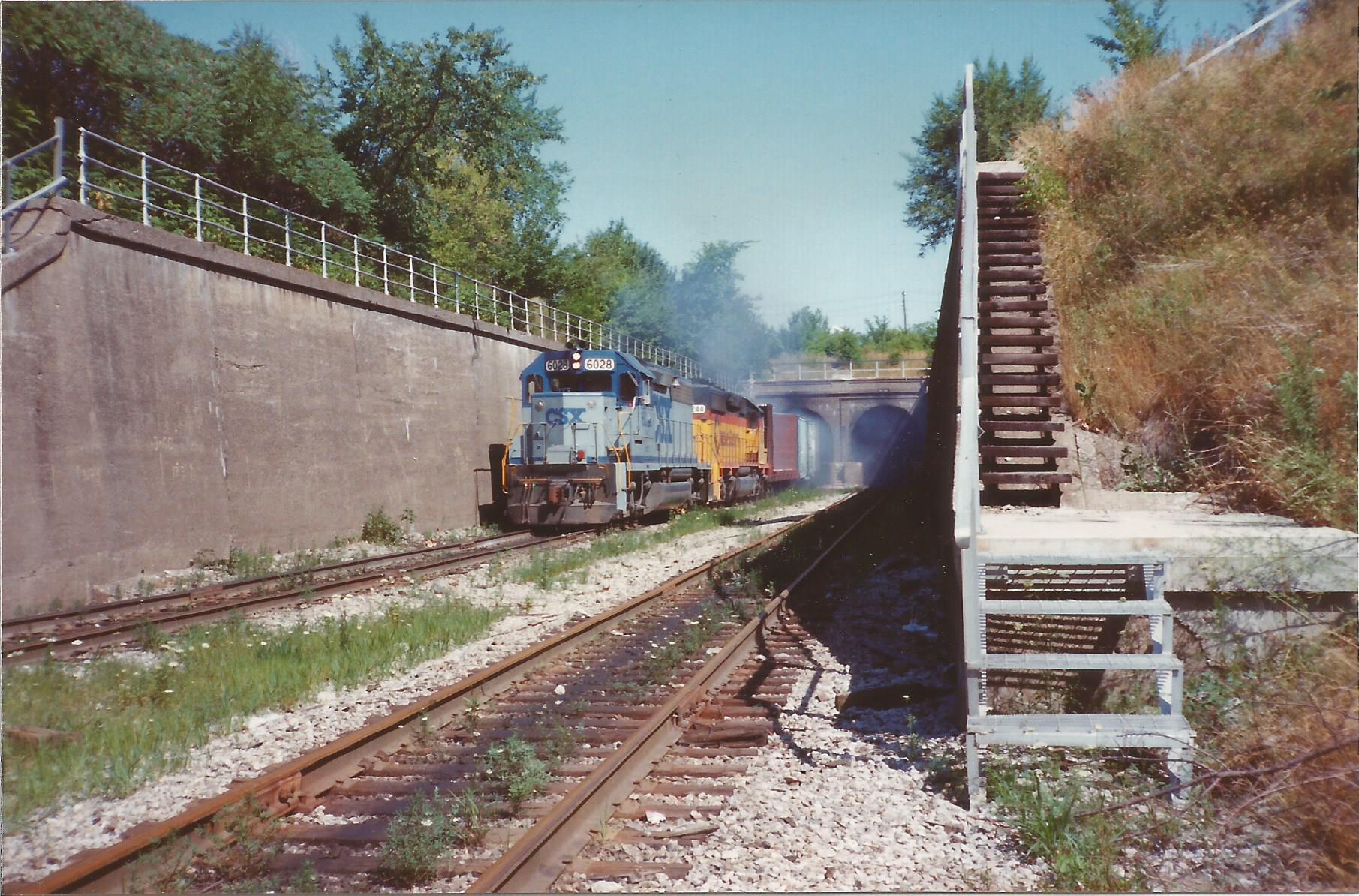 Railpictures.ca - Gary Dolphin Photo: CSX train emerges from the ...