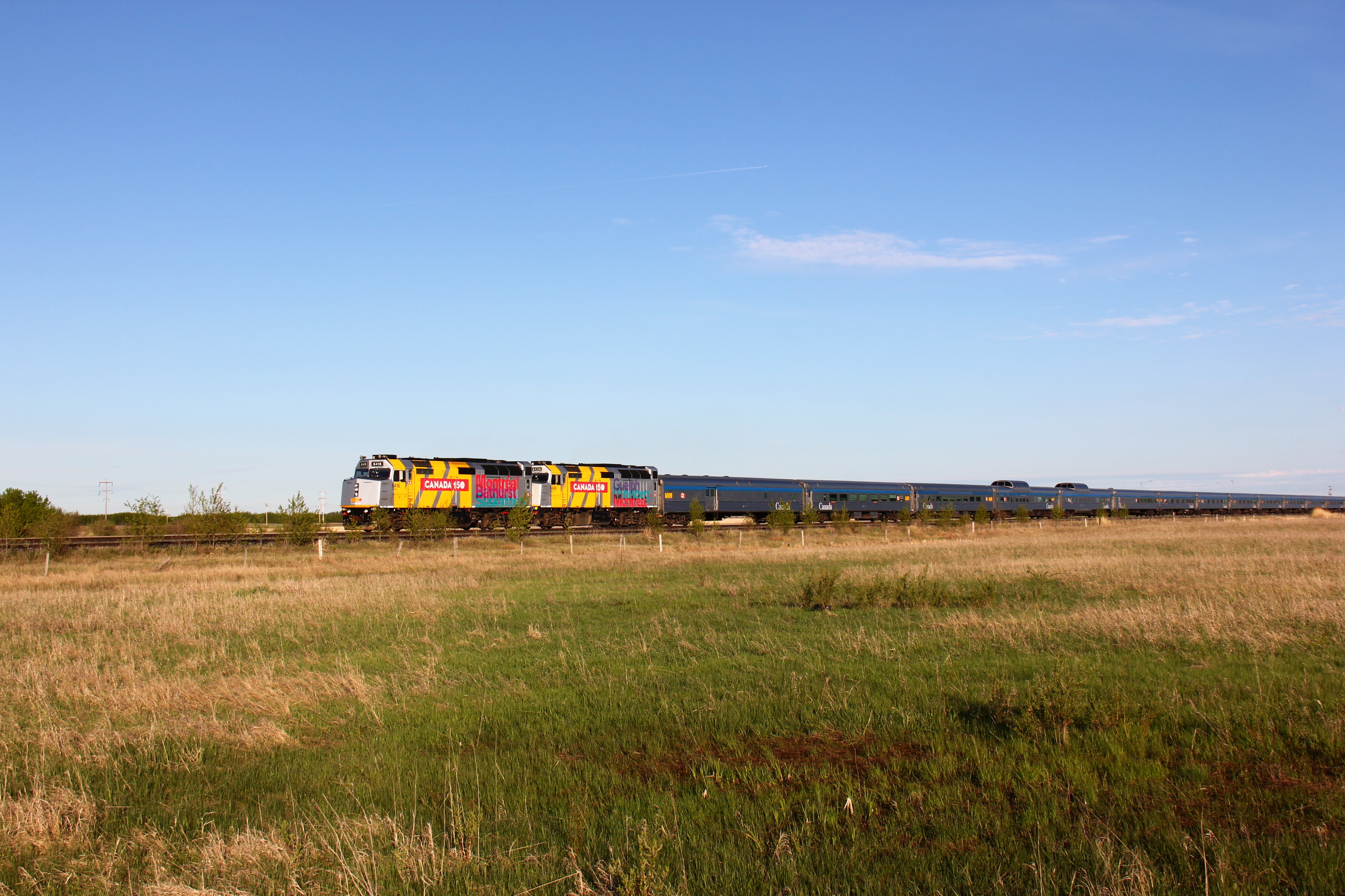 Railpictures.ca - Donovan Nickel Photo: Via #2 pulls out of the siding ...