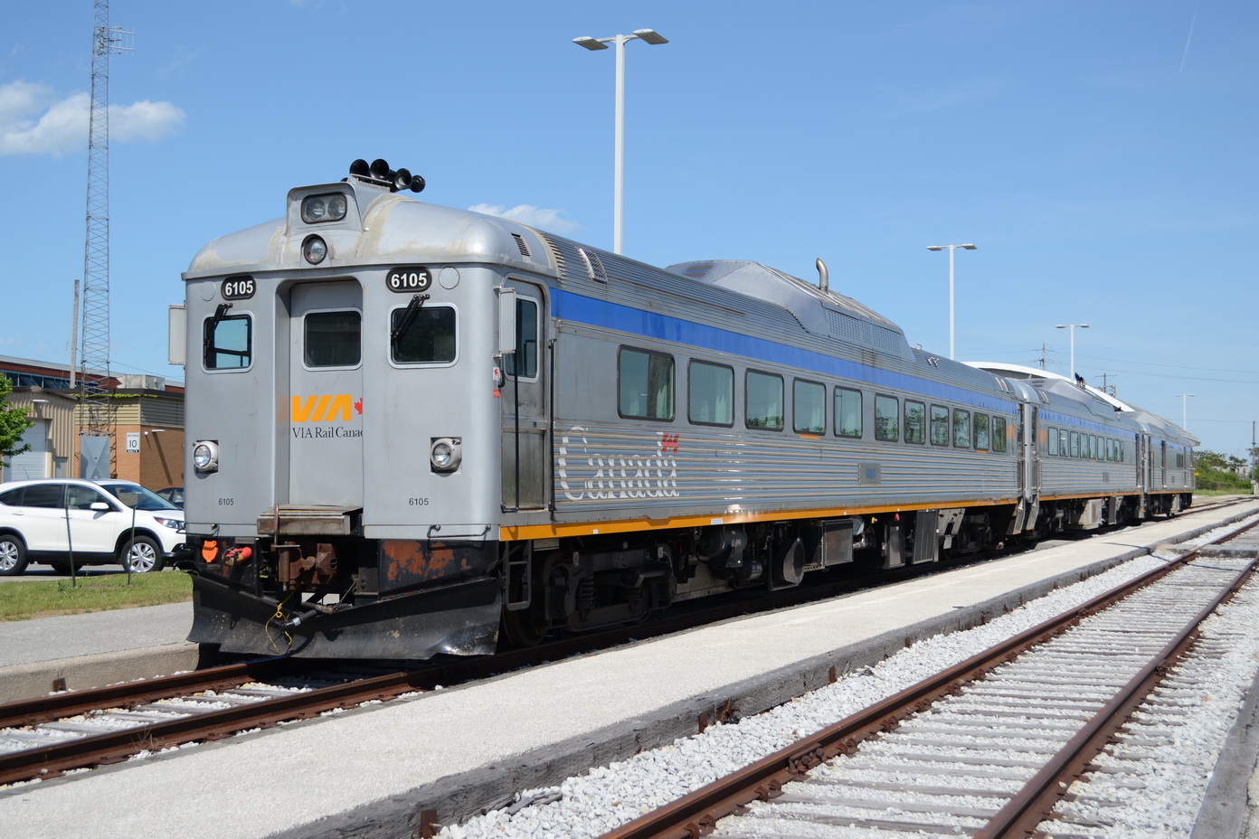 Railpictures.ca - Ian Deck Photo: VIA 6105, VIA 6208, and VIA 6251 sit ...