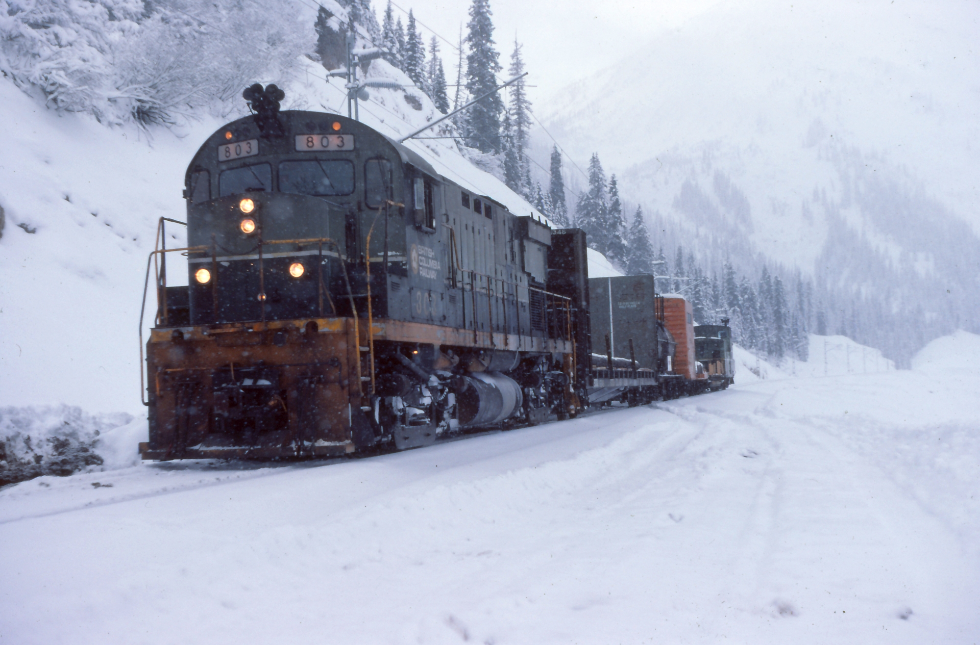 Railpictures.ca - Doug Lawson Photo: In work service for the day on the ...