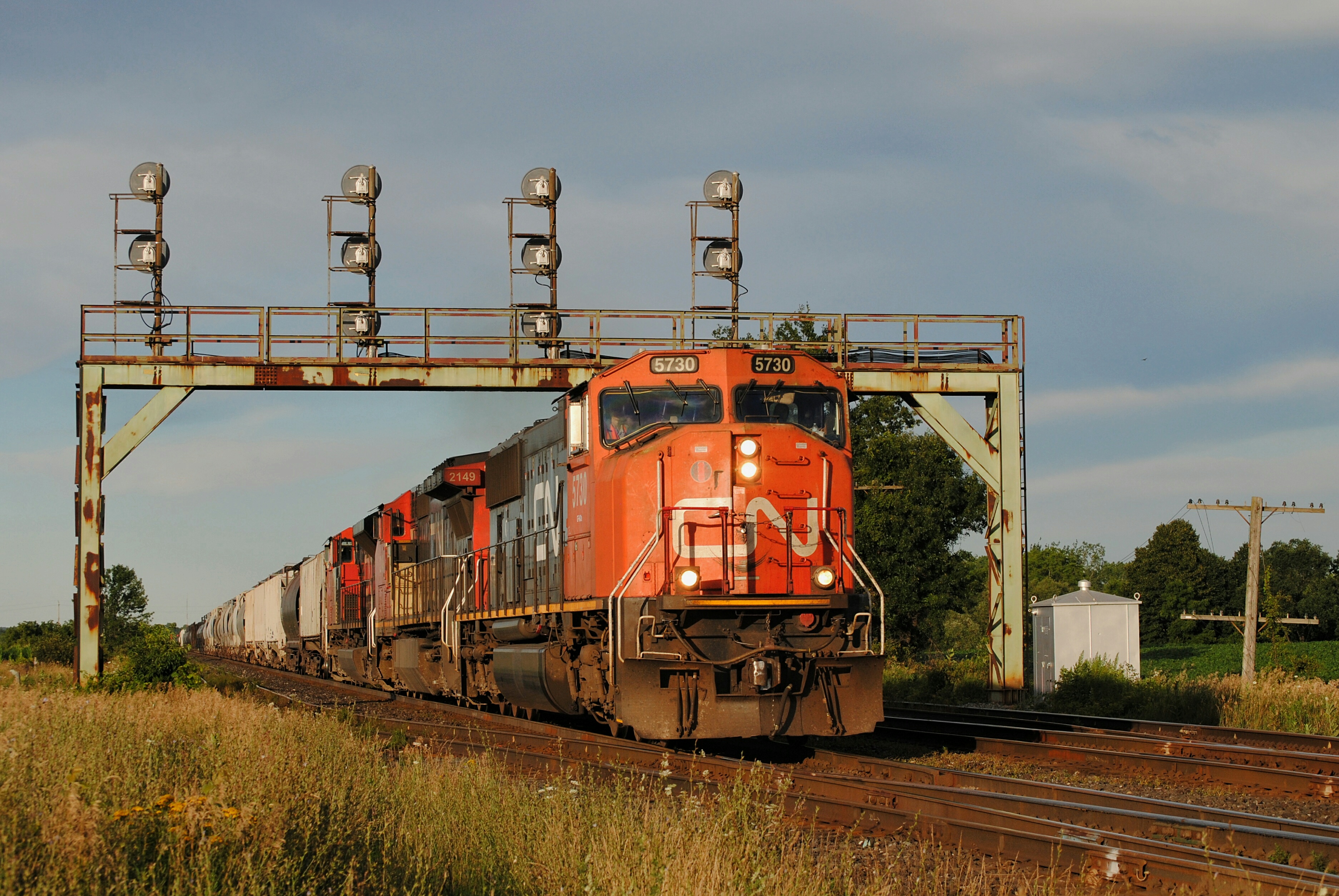 Railpictures.ca - Liam Dumancic Photo: A late CN A435 slams the switch ...