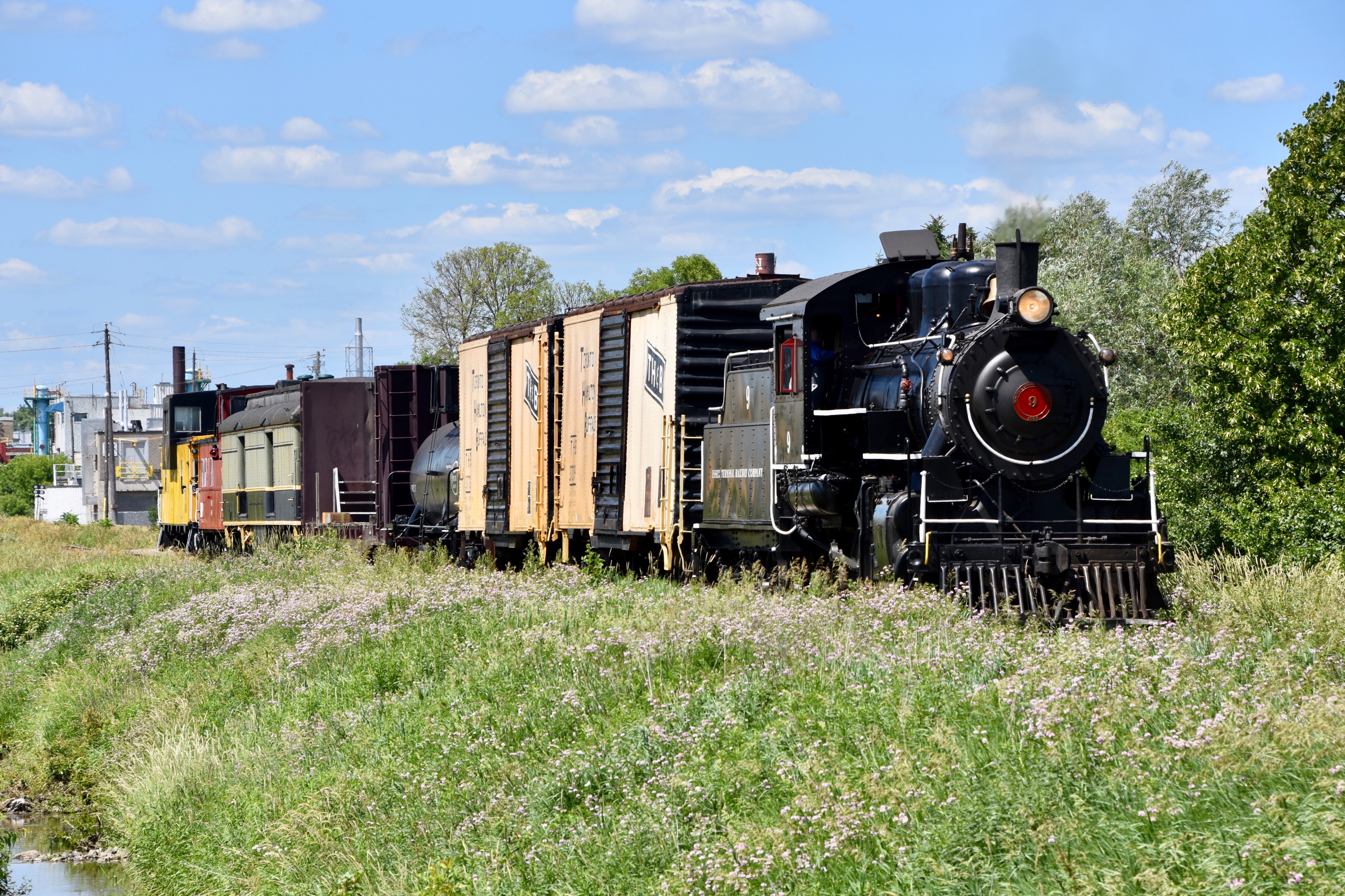 Railpictures.ca - Graydon J Photo: When is this 1950? No it’s 2016. You ...