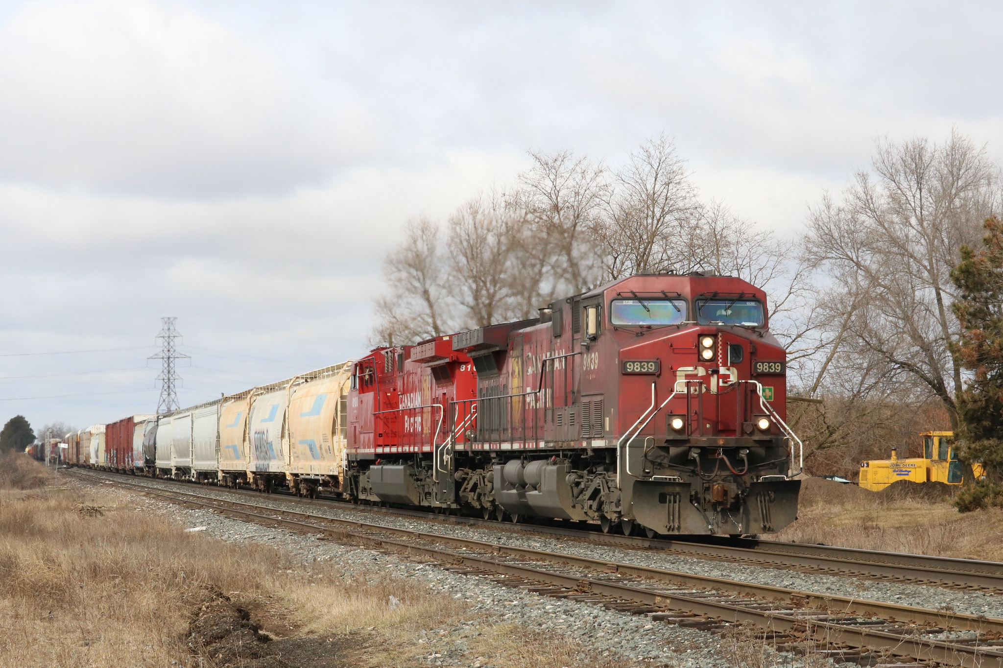 Railpictures.ca - Brian Bui Photo: Old meets “New”. | Railpictures.ca ...