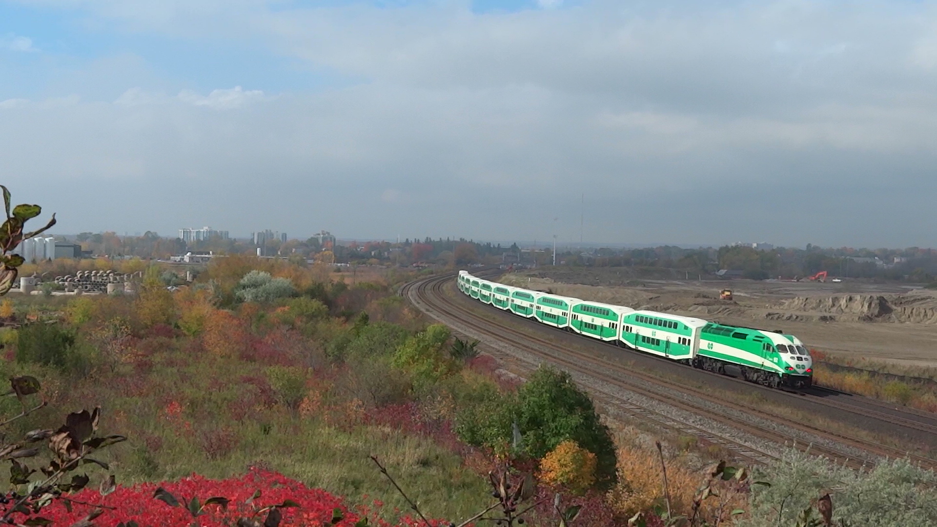 Railpictures.ca - darrell lupson Photo: A west bound GO train passes ...