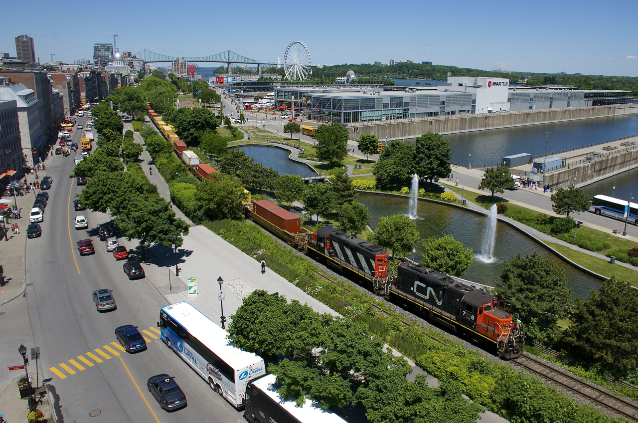 Railpictures.ca - Michael Berry Photo: GP9′s CN 7226 & CN 4115 lead a ...