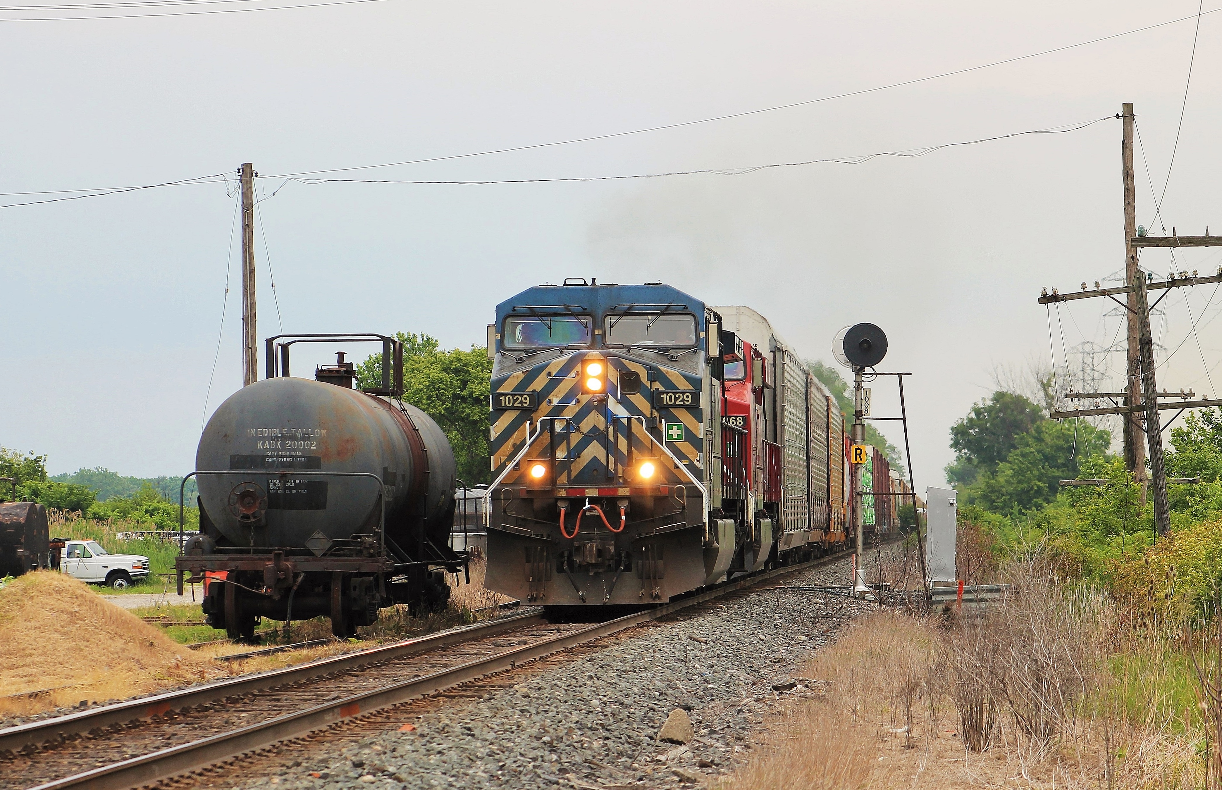 Railpictures.ca - Mike Molnar Photo: A late 141 passes the intermediate ...