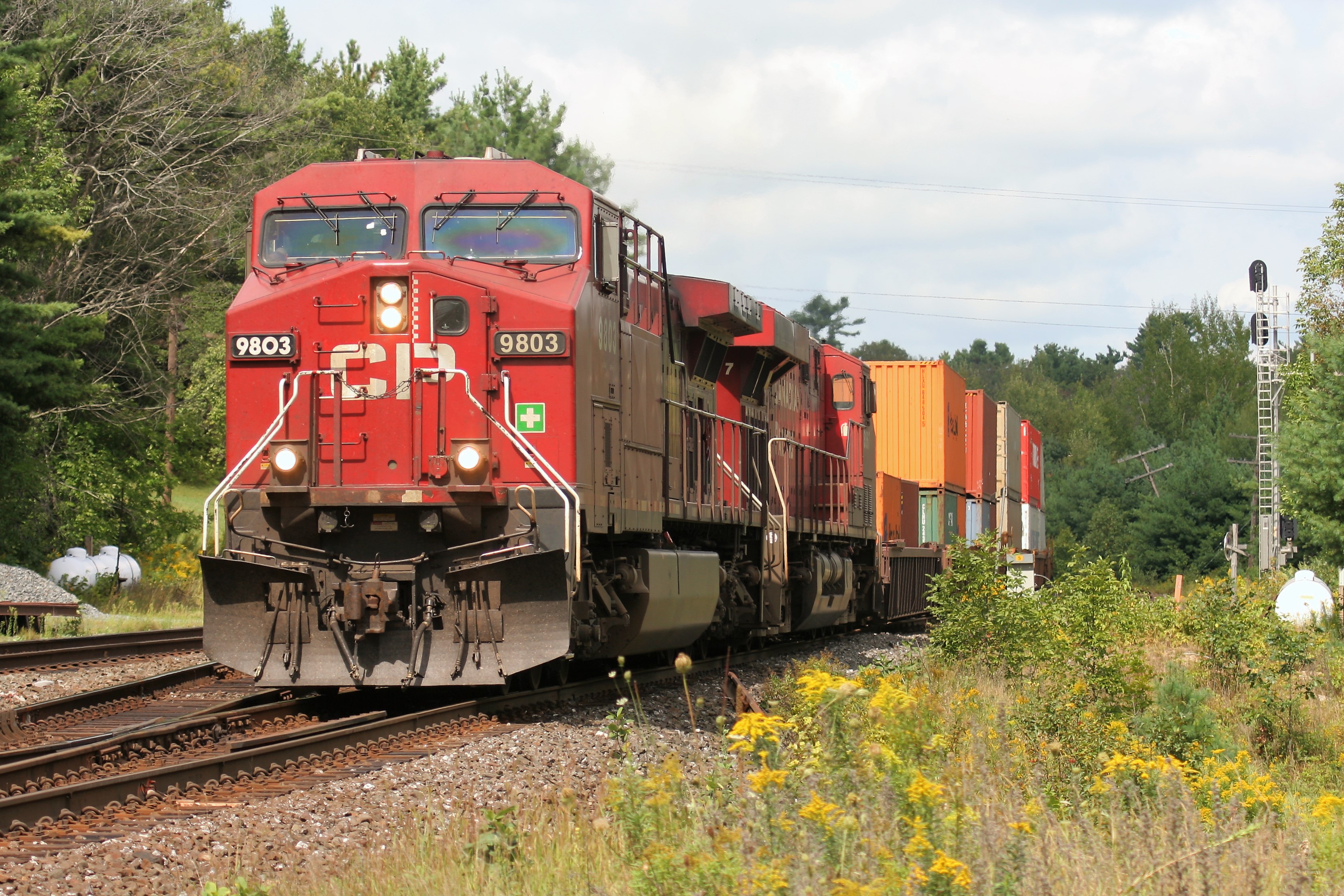 Railpictures.ca - Jason Noe Photo: A southbound Canadian Pacific train ...