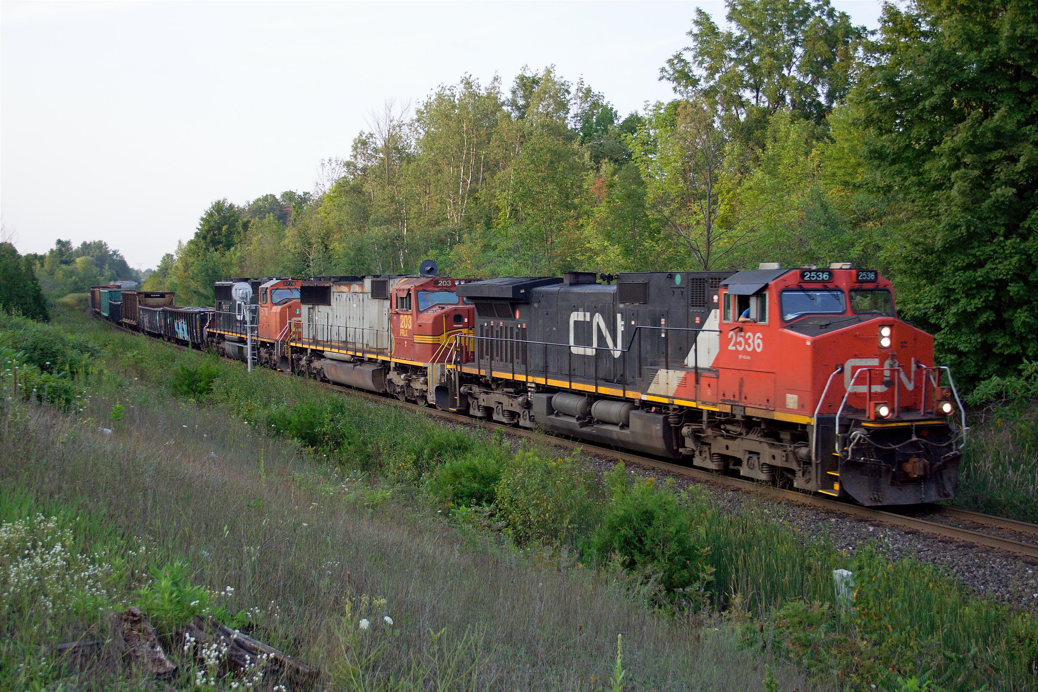 Railpictures.ca - John Eull Photo: As dusk approaches, fortunately ...