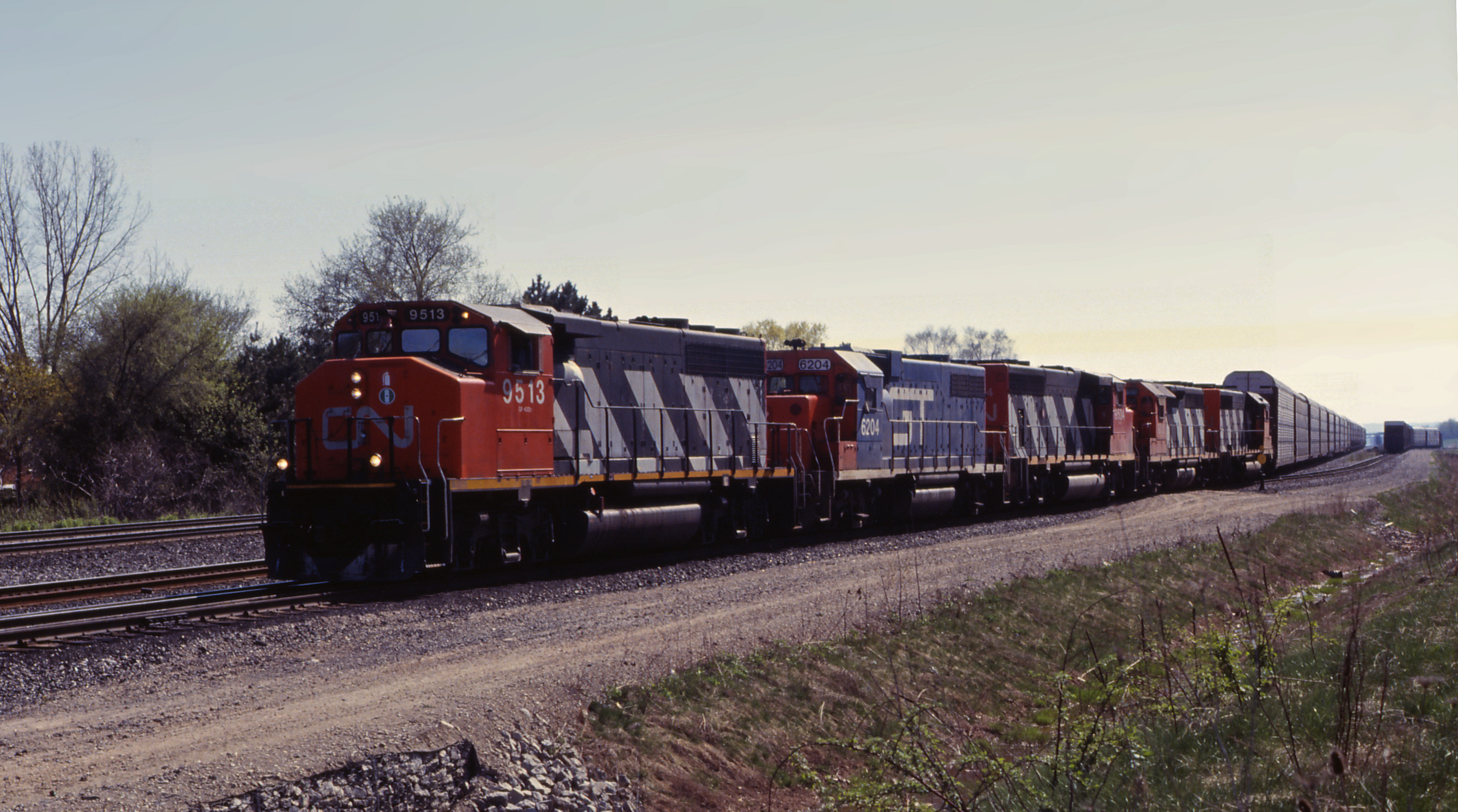 Railpictures.ca - Doug Page Photo: An eastbound works Aldershot Yard ...