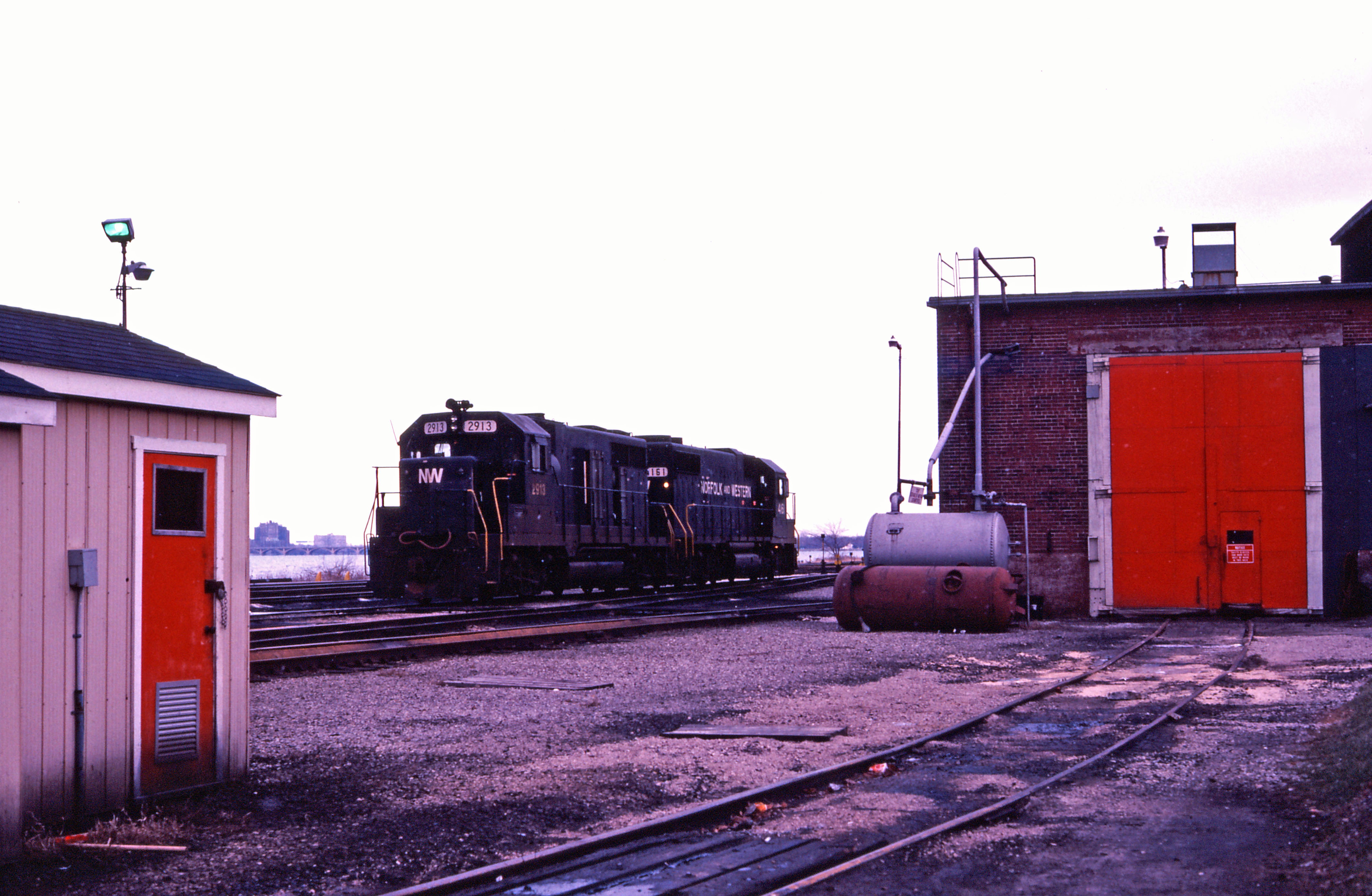 Railpictures.ca - John Eull collection Photo: I wonder why the ...