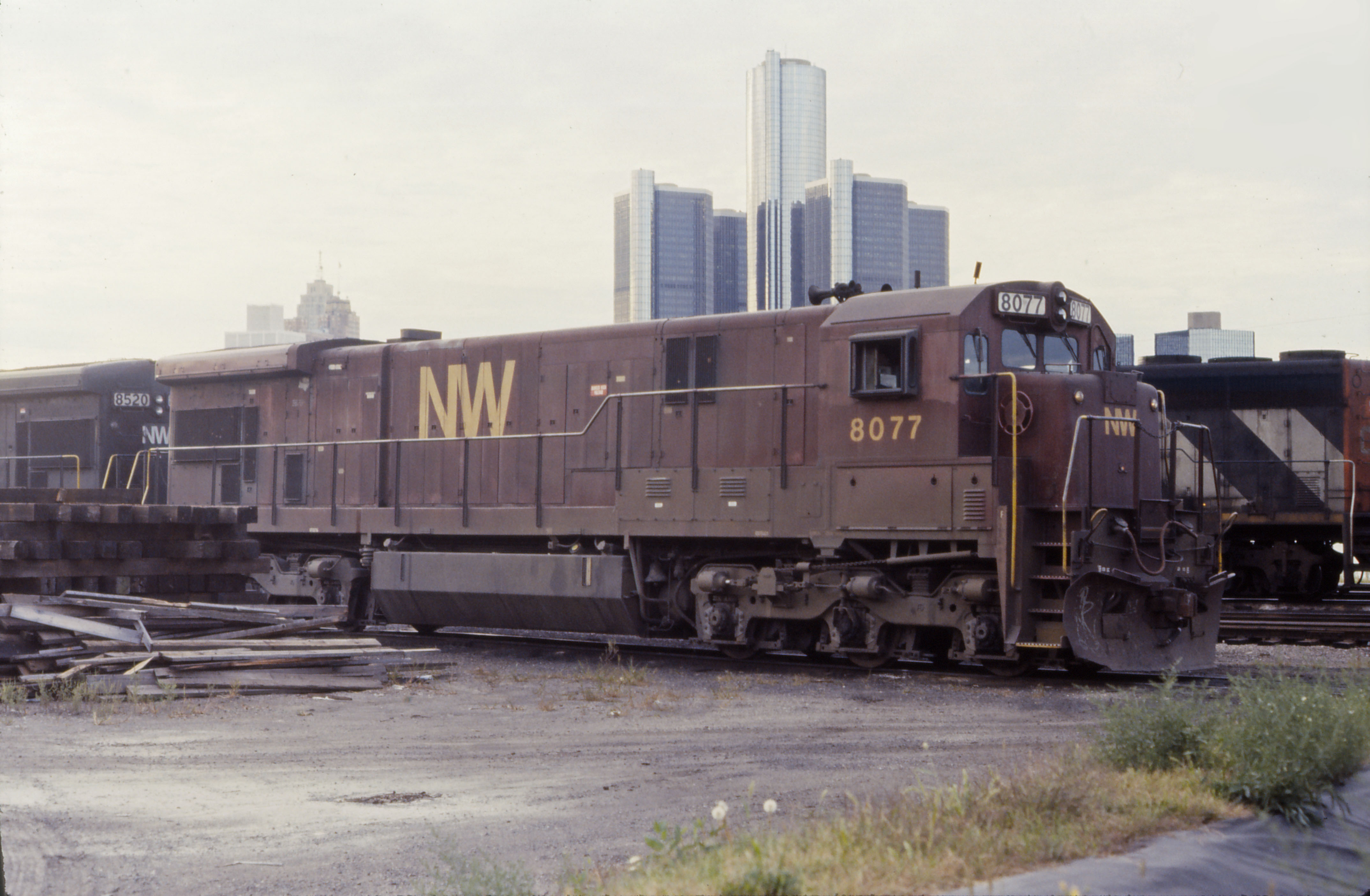 Railpictures.ca - John Eull collection Photo: In this late fall 1985 ...