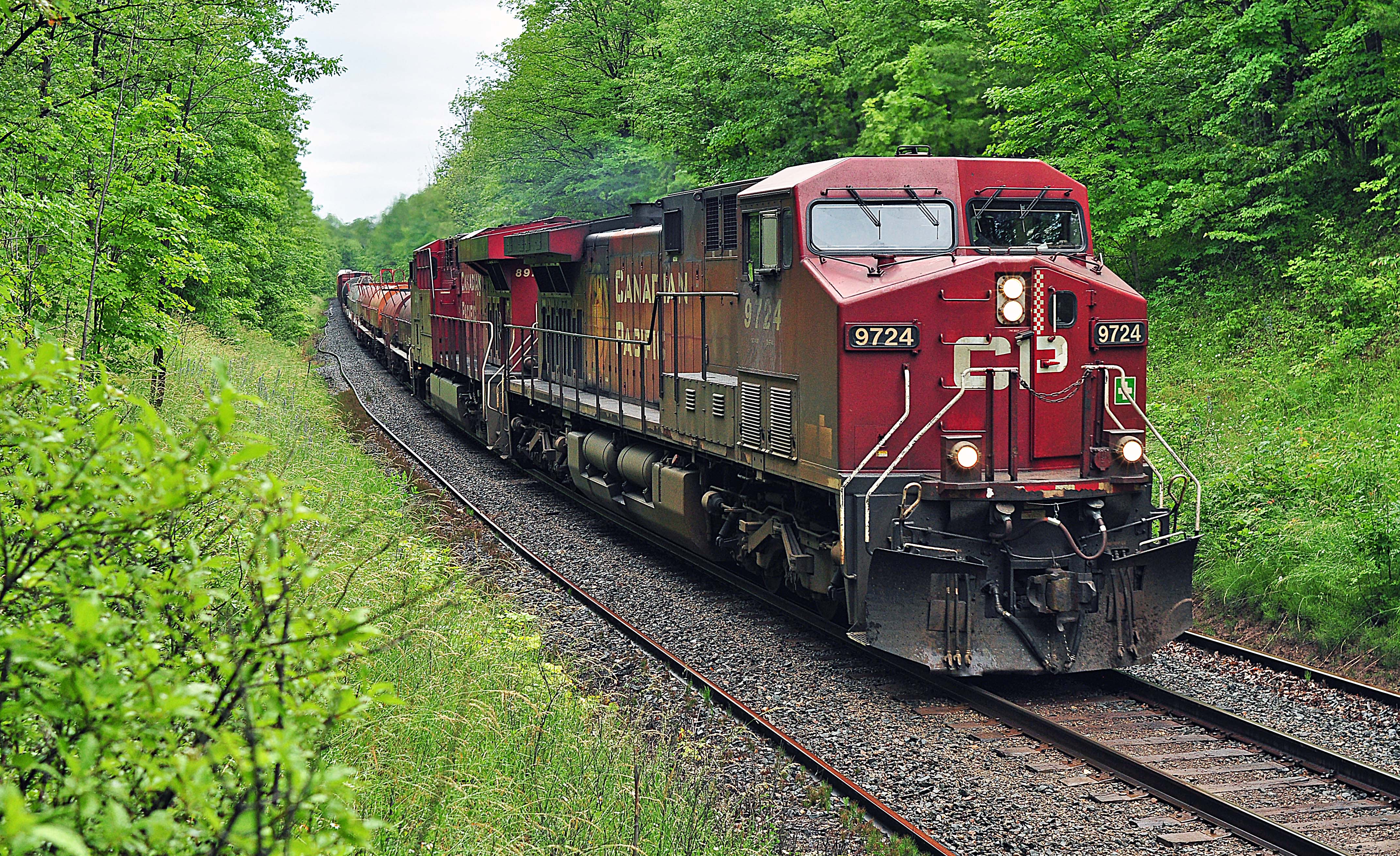 Railpictures.ca - George Redburn Photo: CPR Southbound Freight to ...