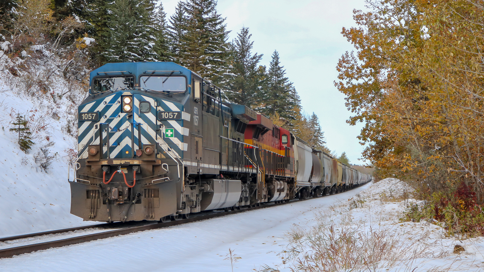 Railpictures.ca - Joshua Hoffarth Photo: CEFX 1057, and KCS 4795 lead ...