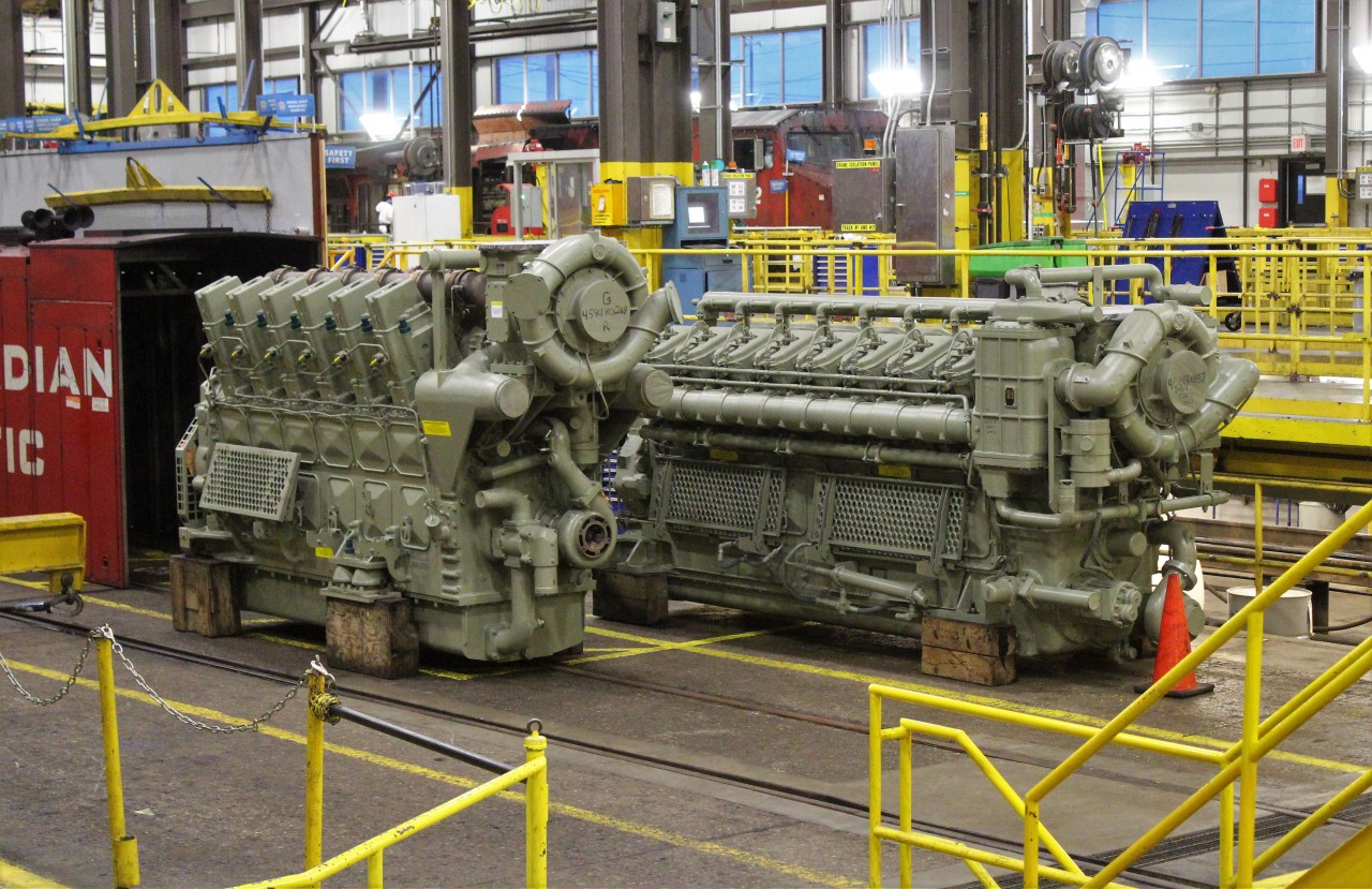 Railpictures.ca - Paul Santos Photo: An opportunity to compare a GE EVO ...