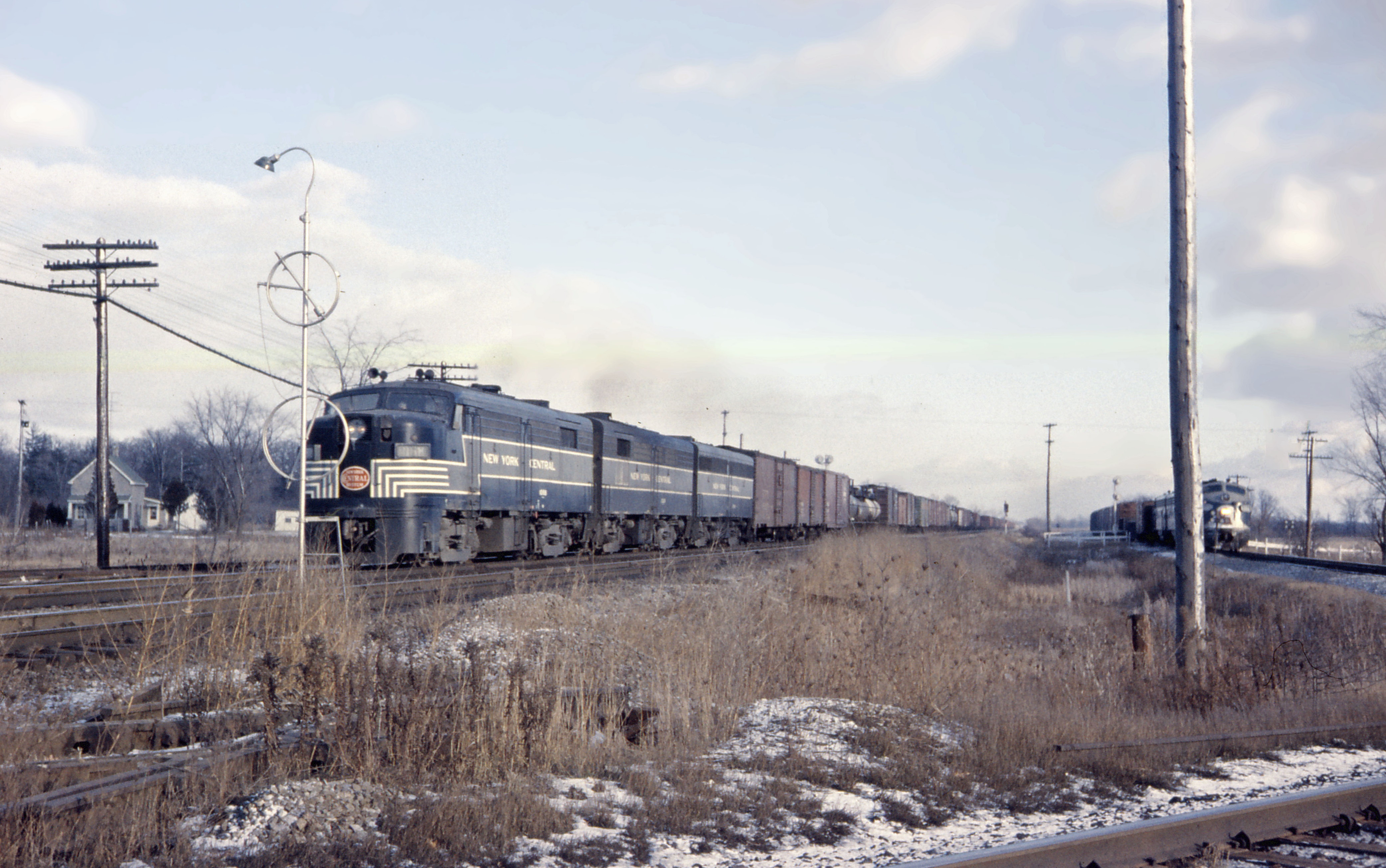 Railpictures.ca - Doug Page Photo: And the race is on! An NYC westbound ...