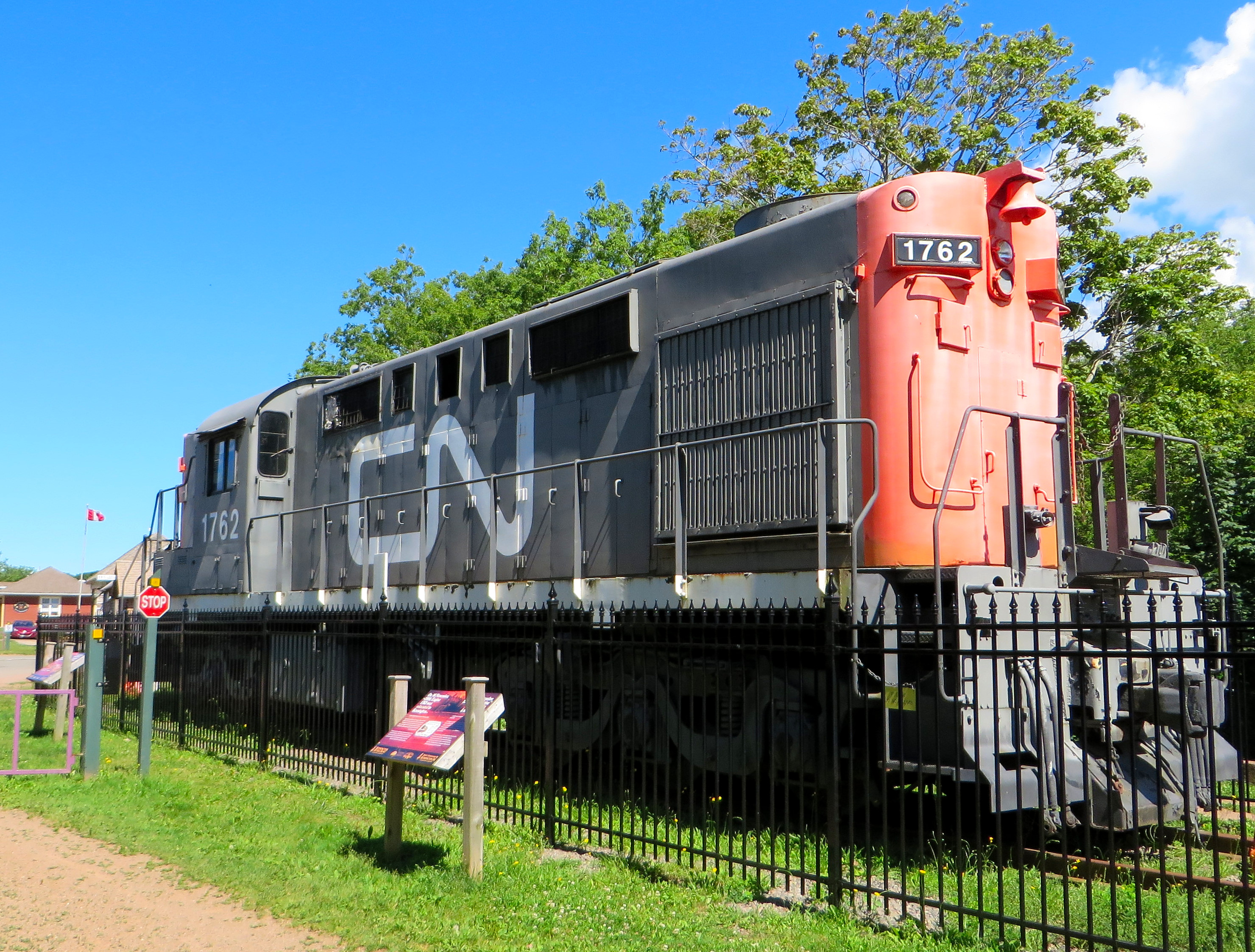 Railpictures.ca - Kenneth G. Pieroway Photo: FROM AN ISLAND TO AN ...