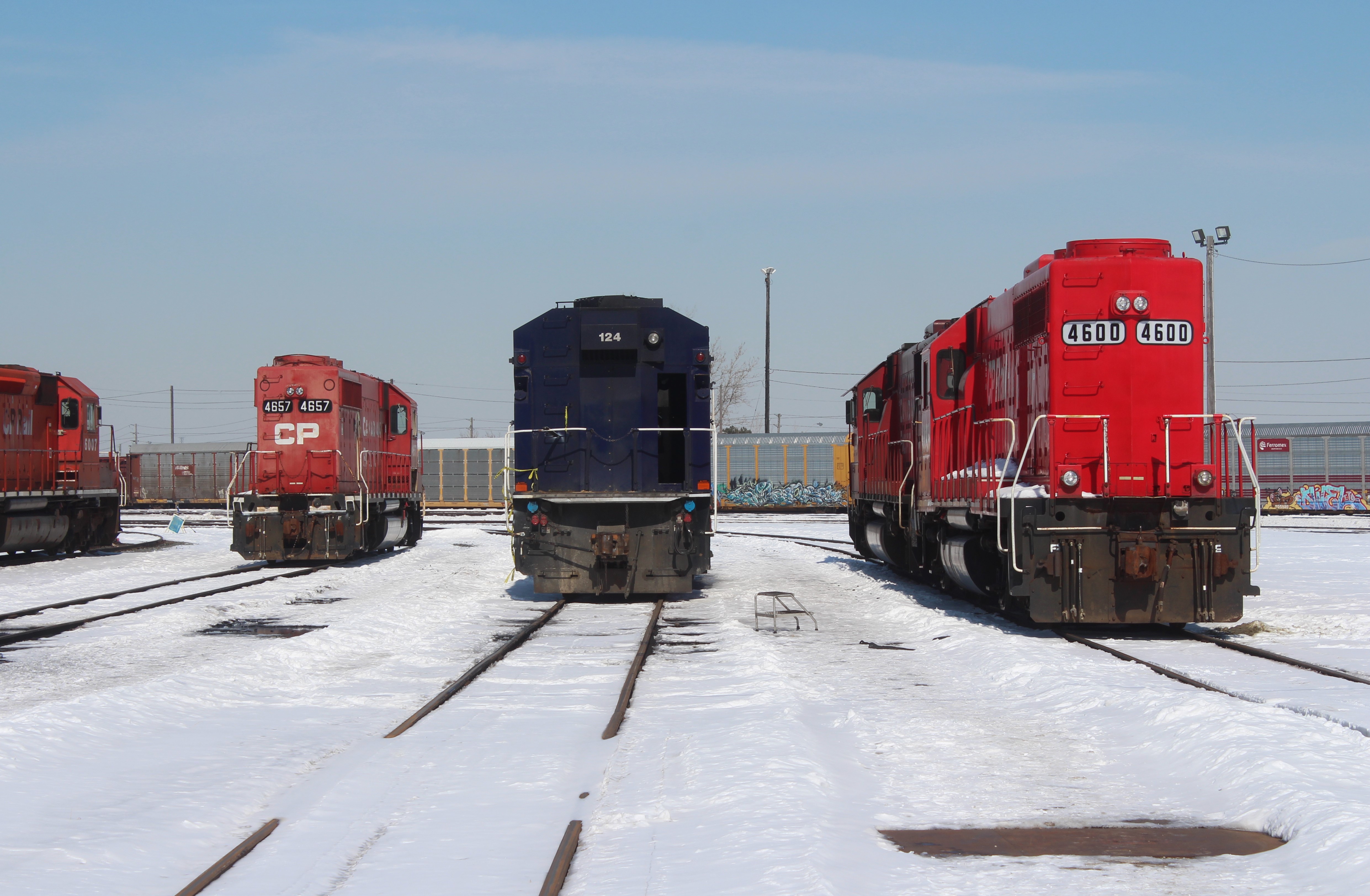 Railpictures.ca - Paul Santos Photo: Trinity Rail Express F59PH parked ...