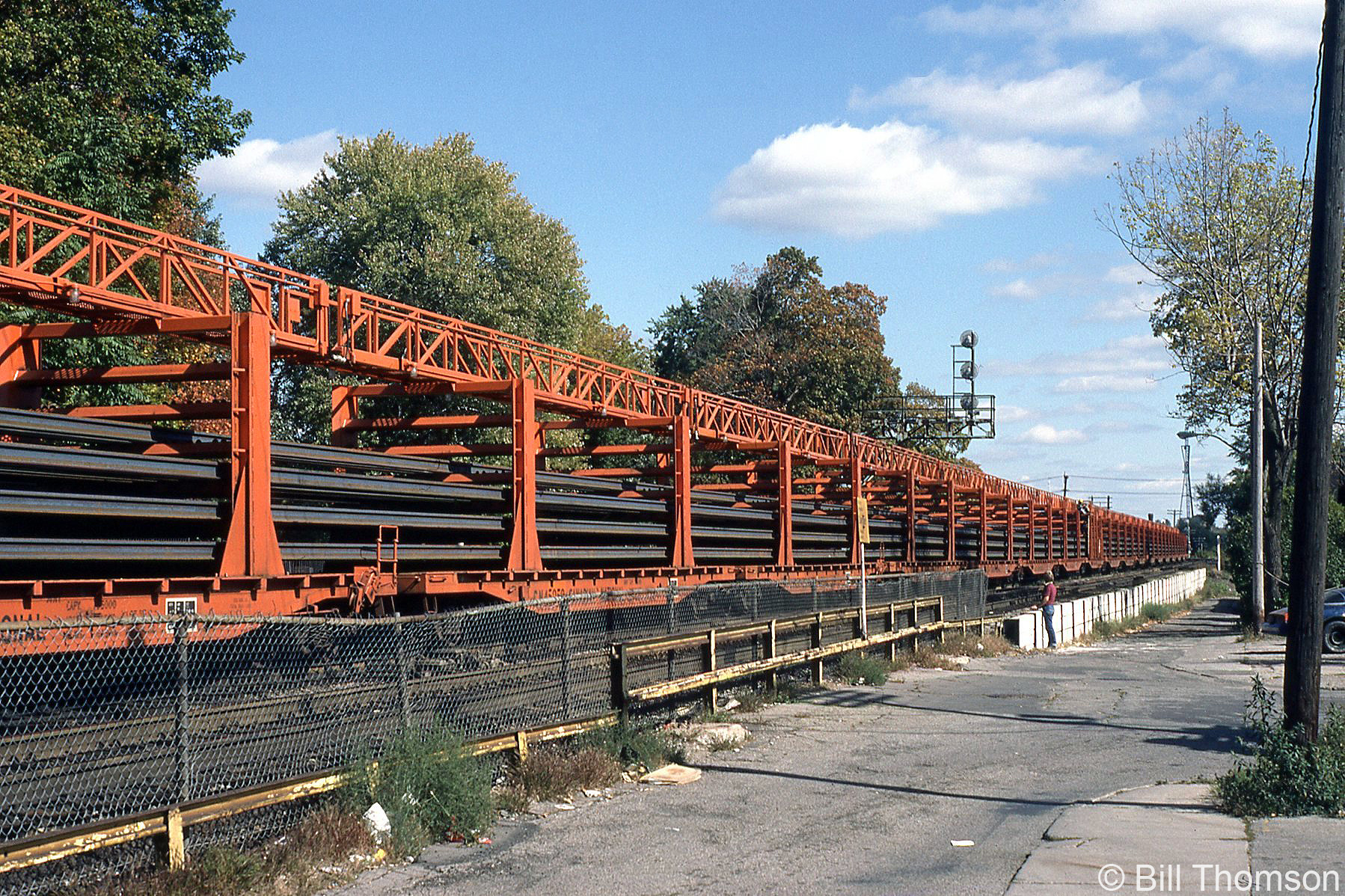 Railpictures.ca - Bill Thomson Photo: A long line of specially modified ...