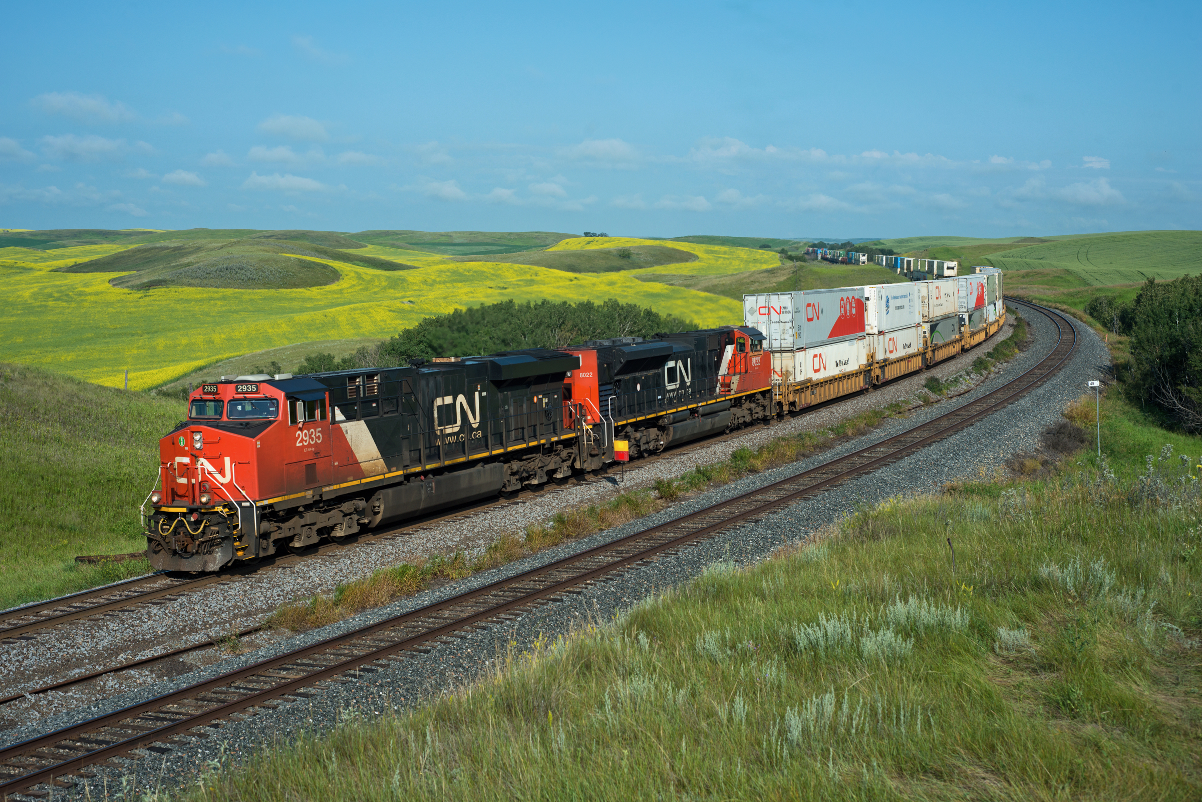 Railpictures.ca - Matt Watson Photo: CN#118 coasts downgrade through ...