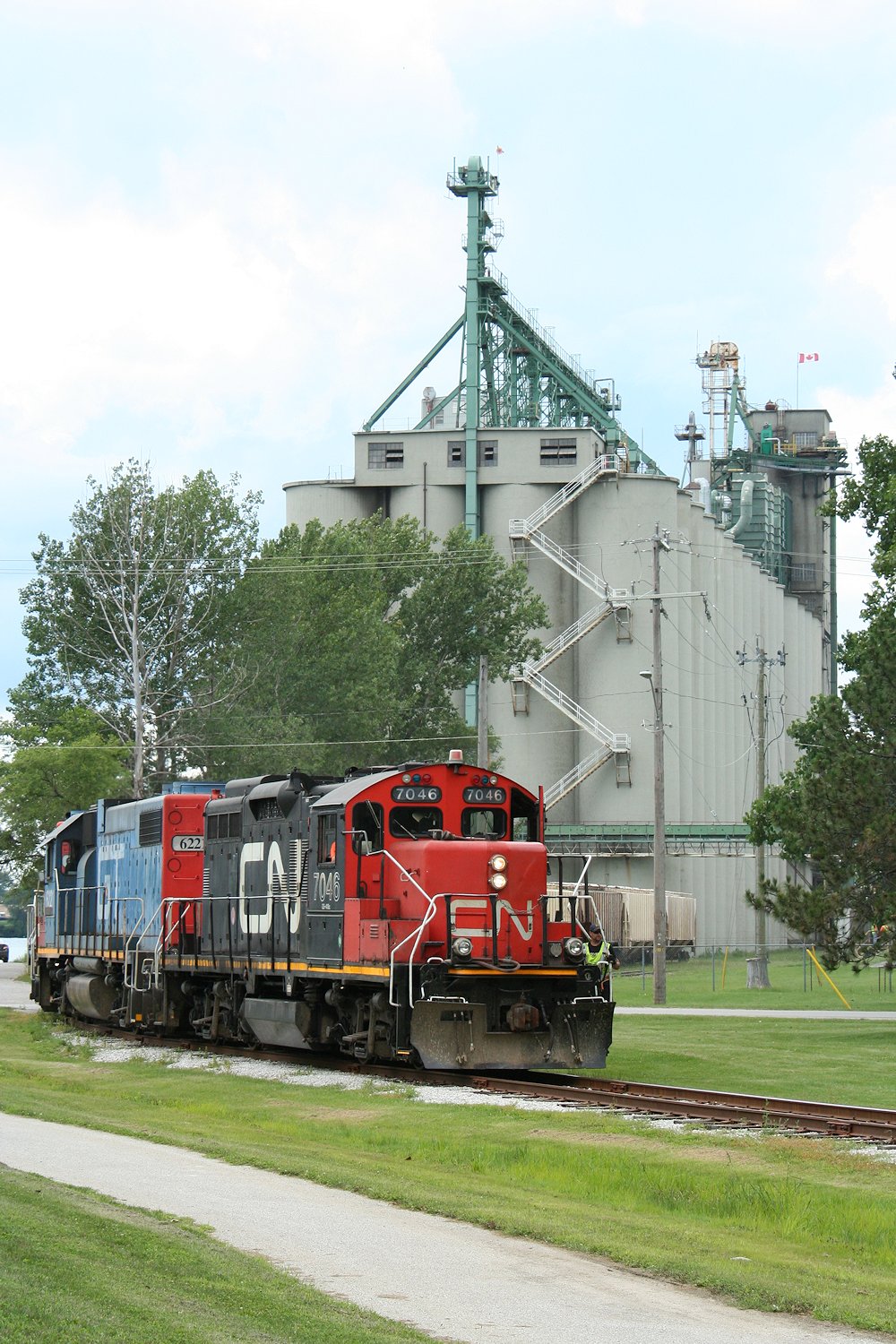 Railpictures.ca - Chris vanderHeide Photo: Having completed switching ...