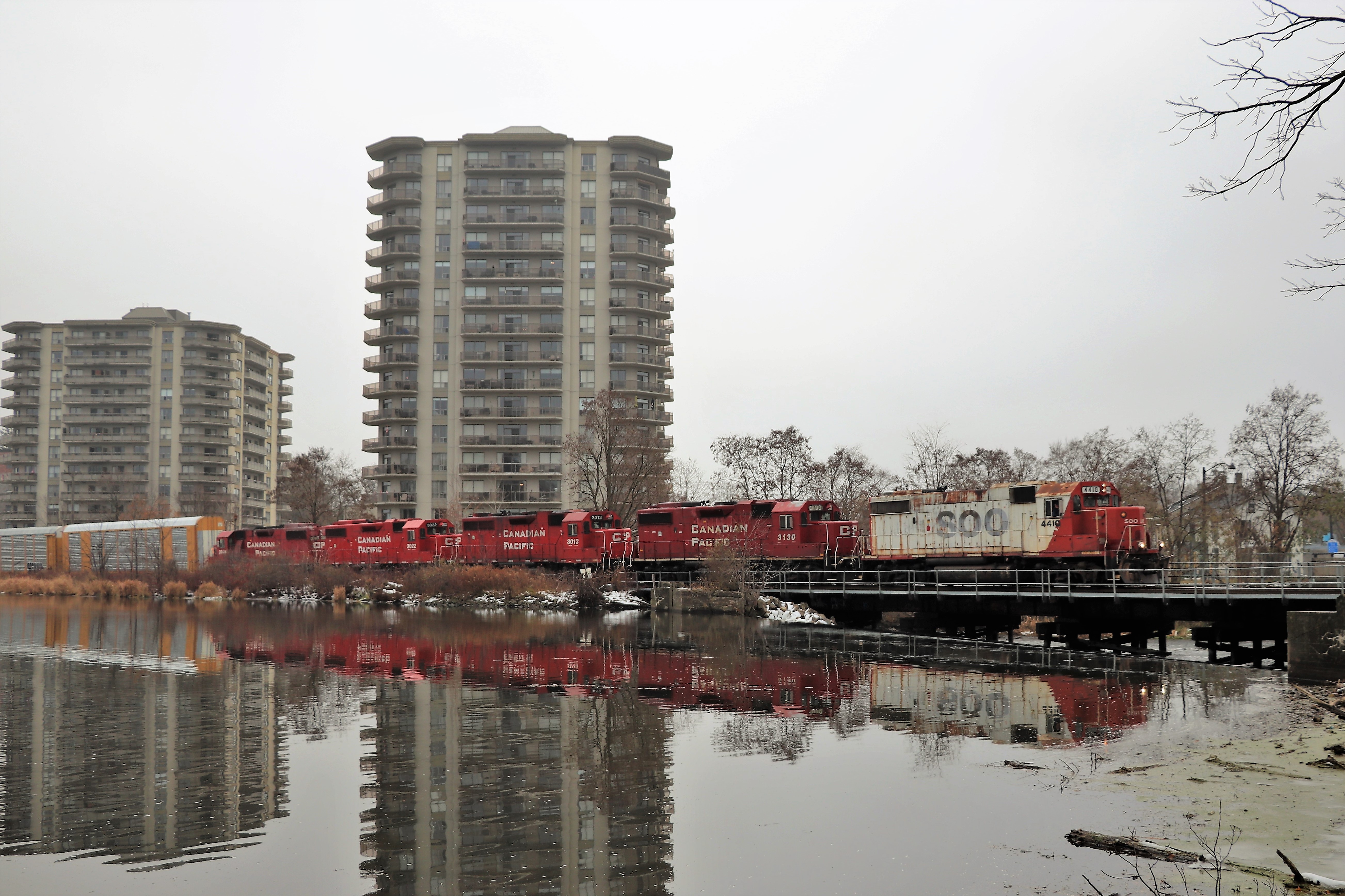 Railpictures.ca - Bill Purdy Photo: I once again got lucky here. I was ...
