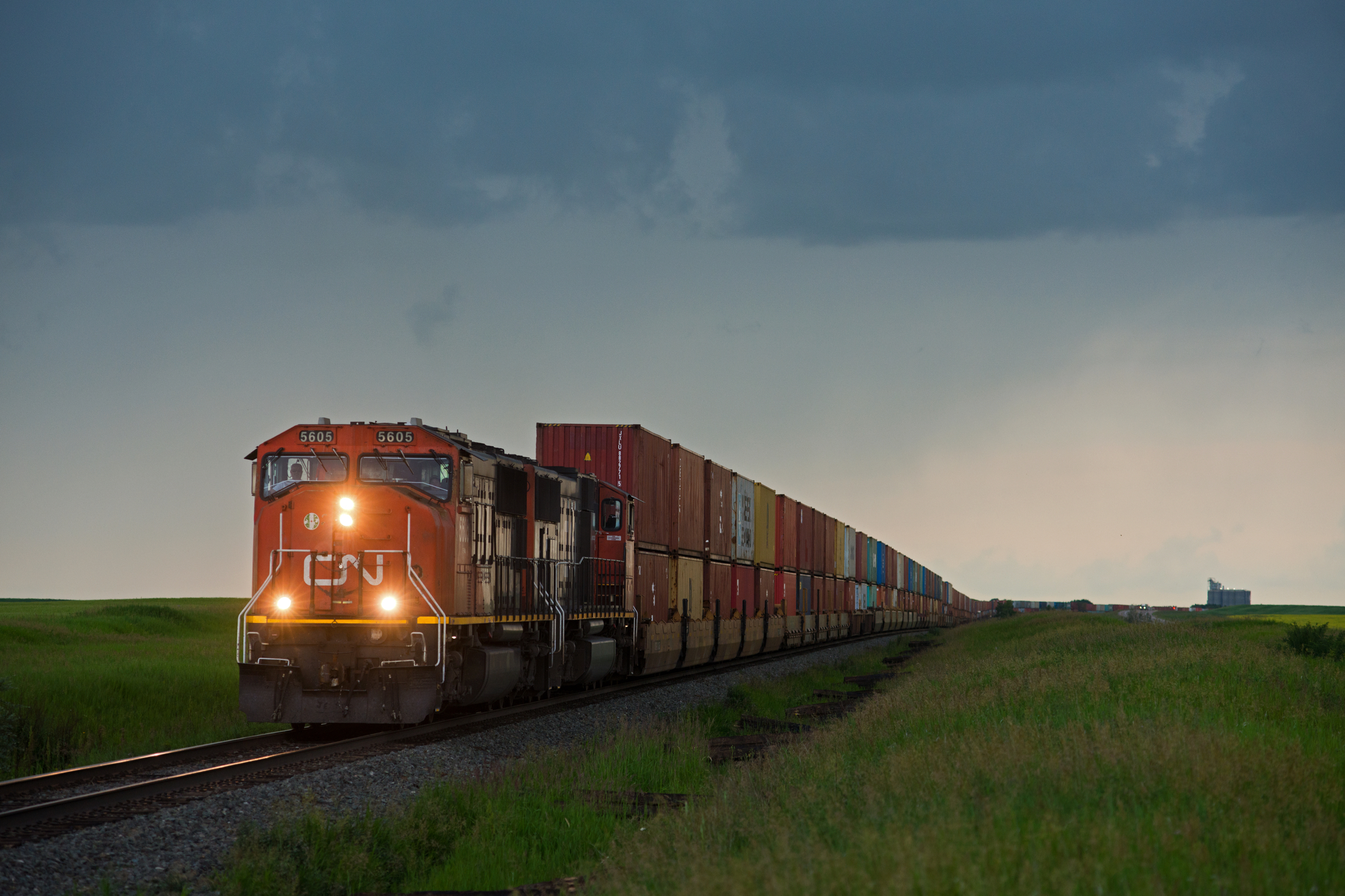 Railpictures.ca - Matt Watson Photo: “The land of living skies” lives ...