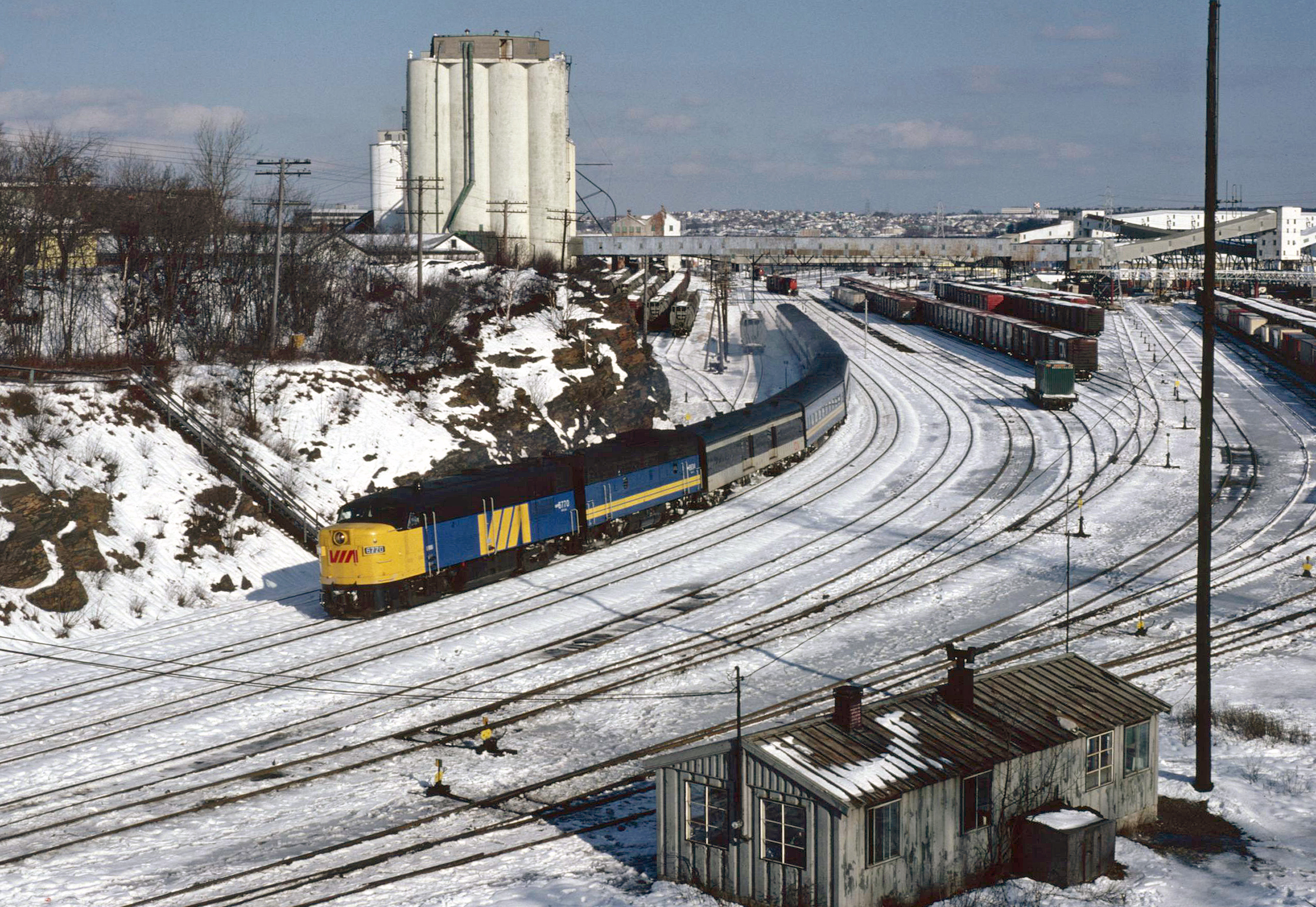 Railpictures.ca - Steve Bradley Photo: Train No. 11 The Ocean is just ...