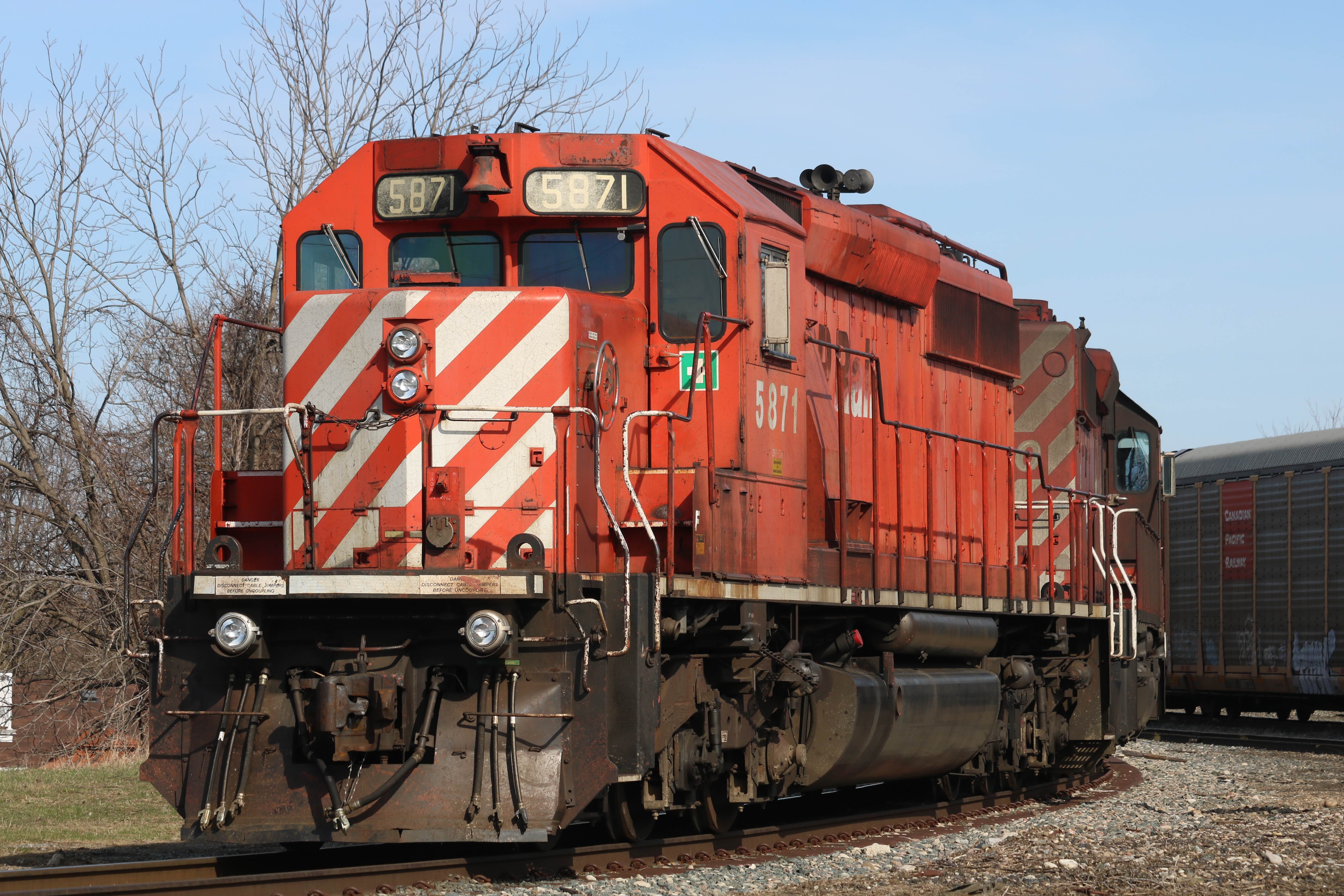 Railpictures.ca - Brian Bui Photo: Idling away before reattaching onto ...