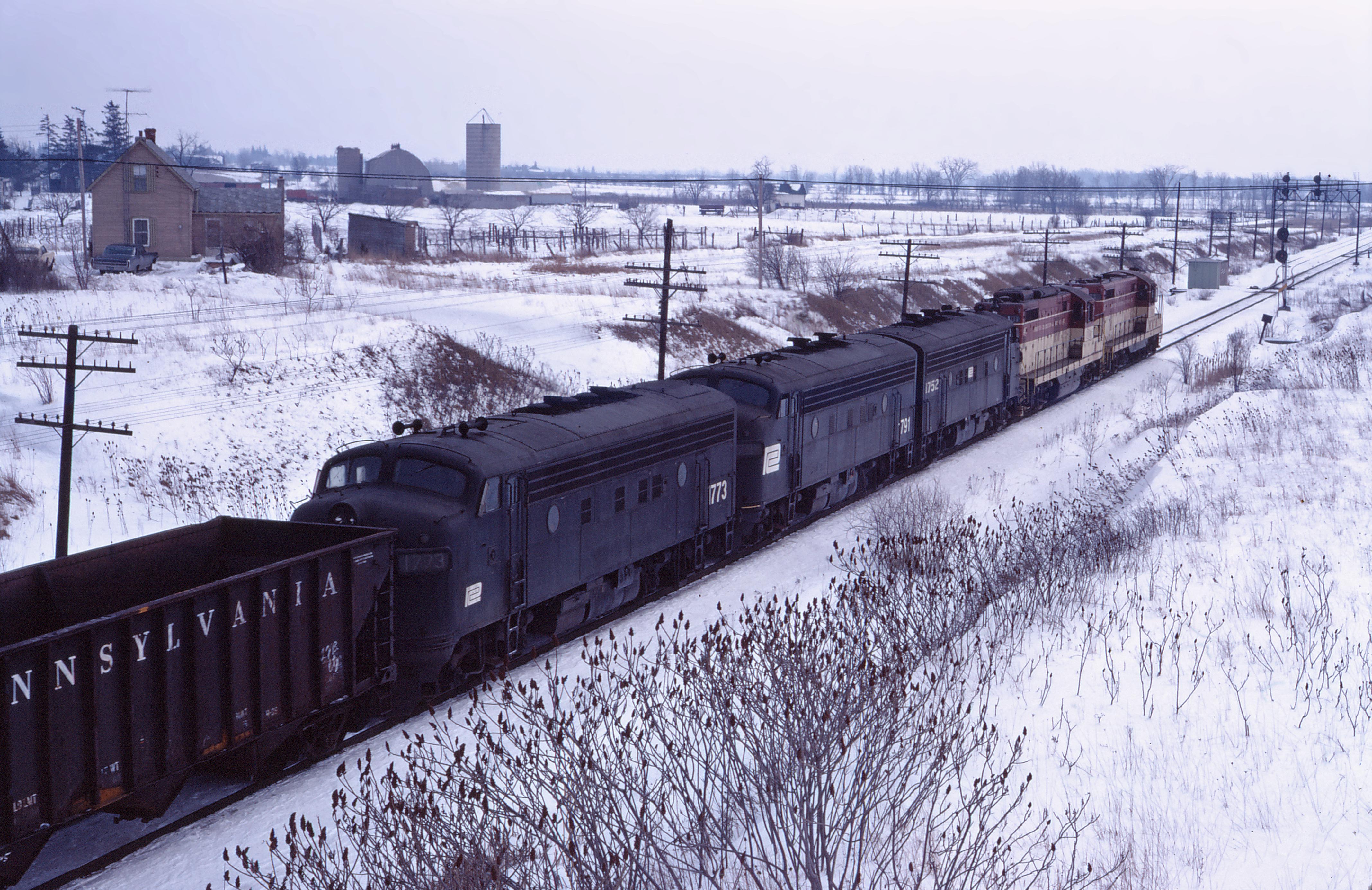 Railpictures.ca - Doug Page Photo: A late Toronto-Hamilton-Buffalo run ...