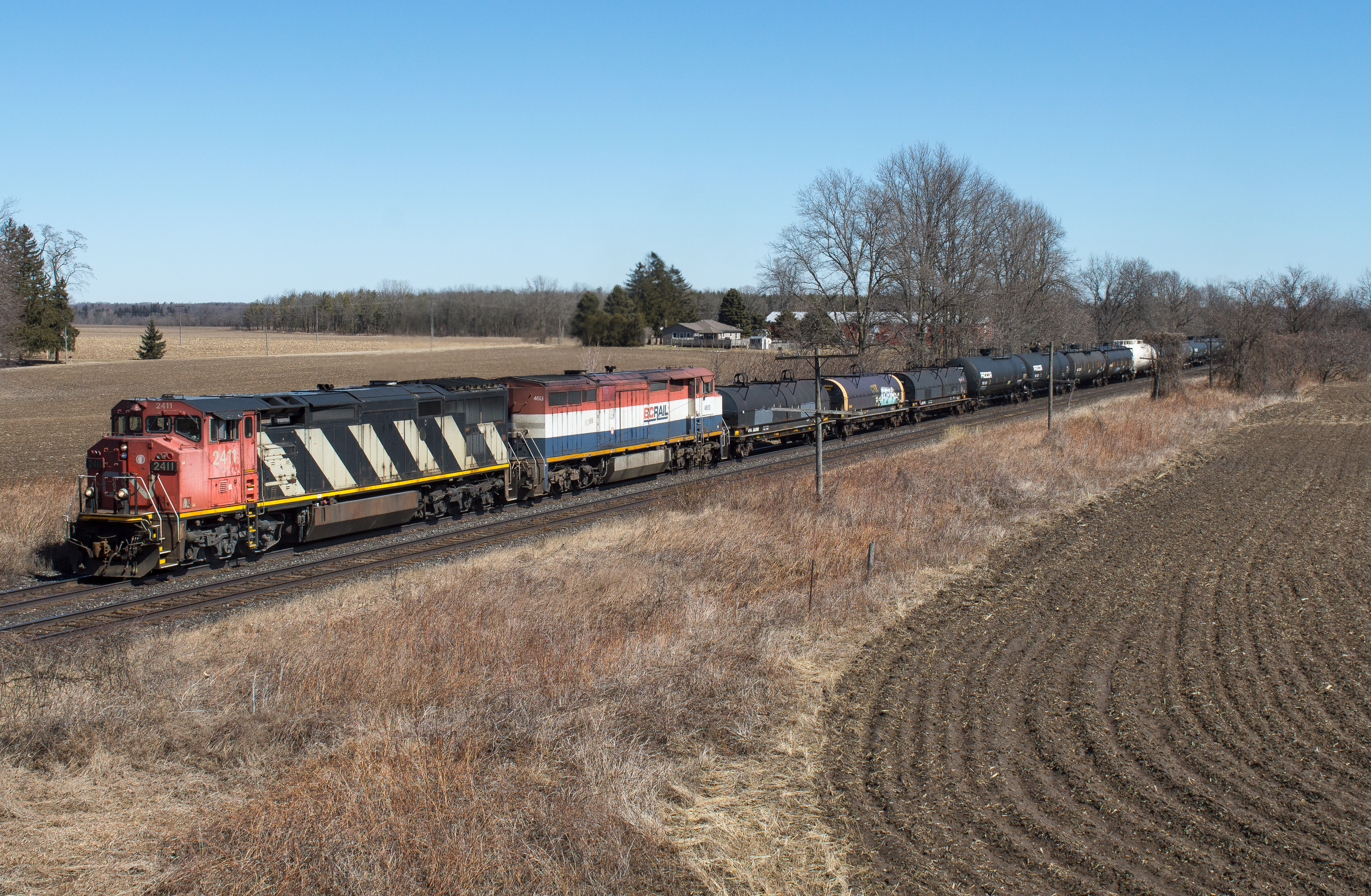 Railpictures.ca - Joseph Bishop Photo: CN 331 is approaching Blenheim ...