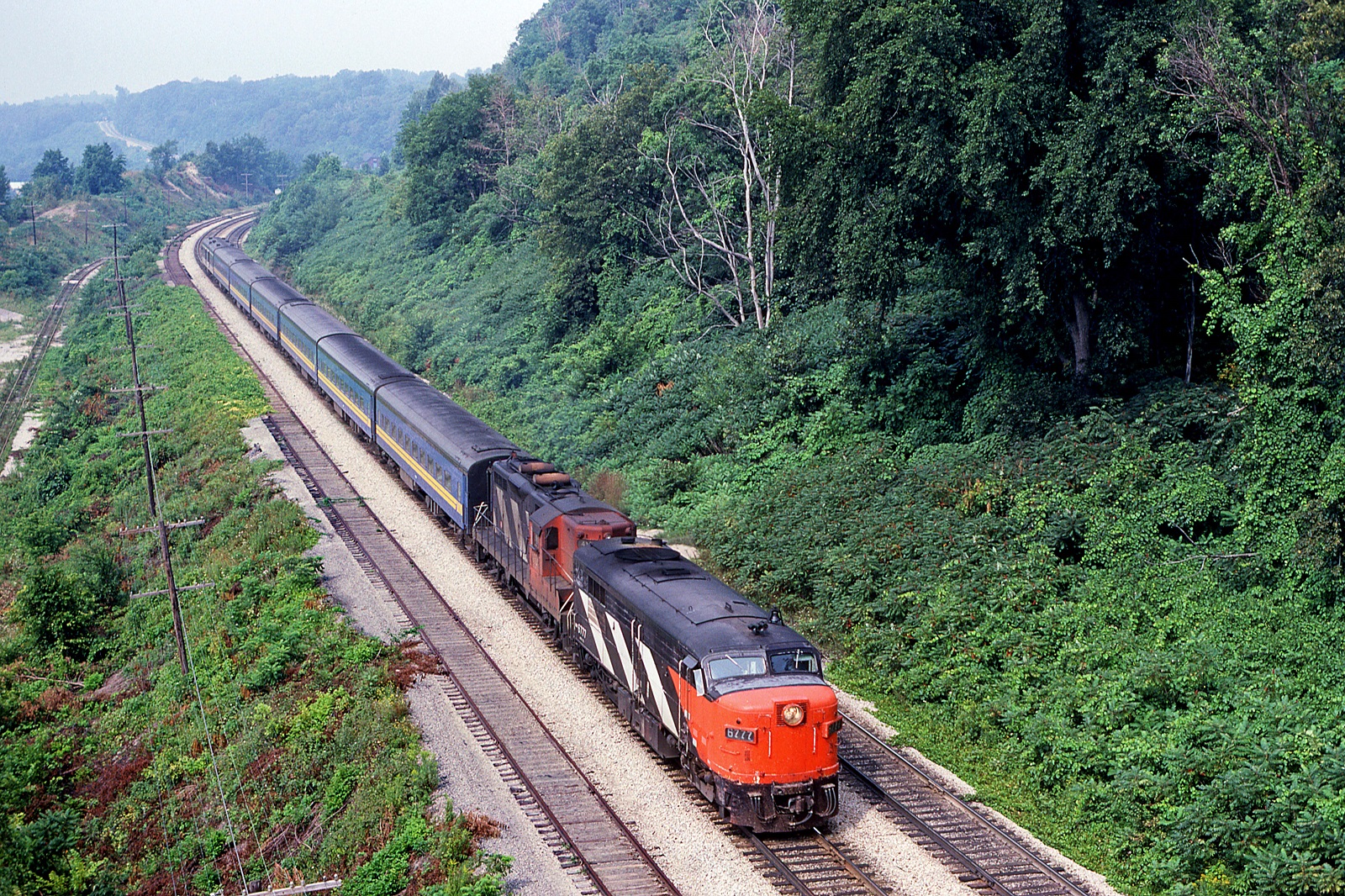 Railpictures.ca - Earl Minnis Photo: VIA 6777 is in charge of Sarnia ...